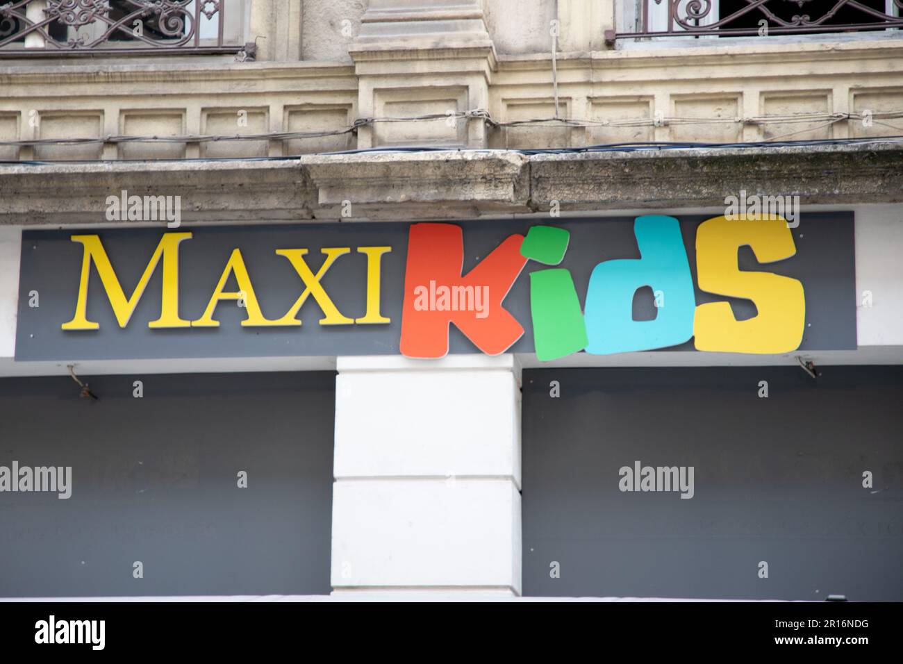 Bordeaux , Aquitaine France - 05 09 2023 : Maxilivres maxikids book ...