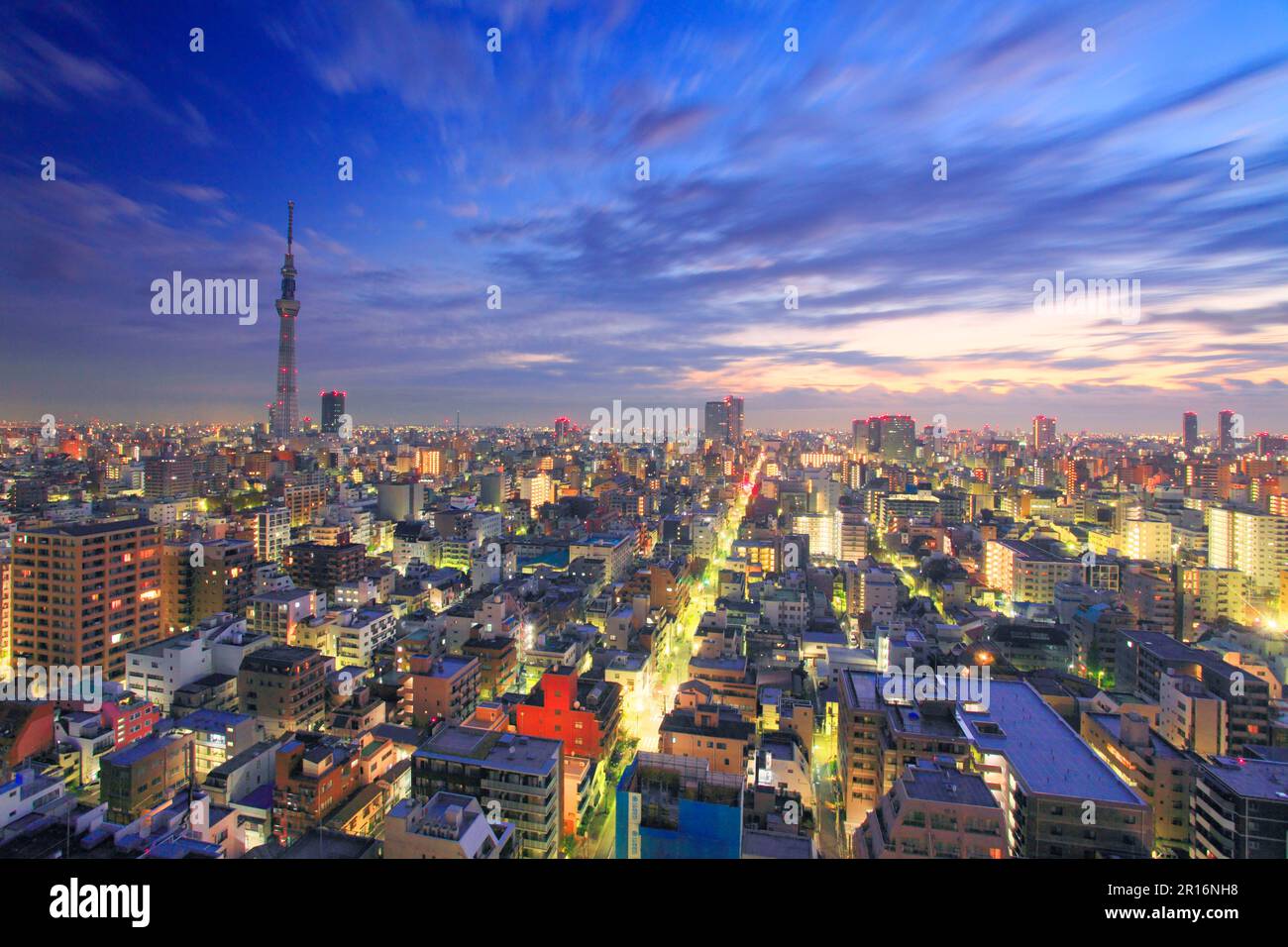 Downtown Ryoukoku and Tokyo Sky Tree and clouds flowing in the early ...