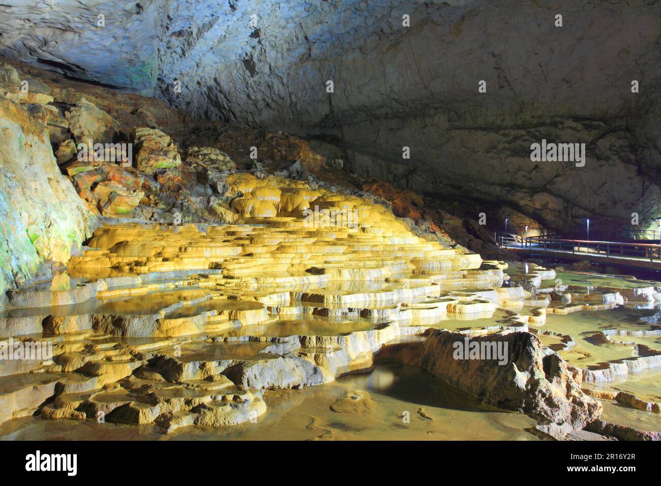 Limestone plates hi-res stock photography and images - Alamy
