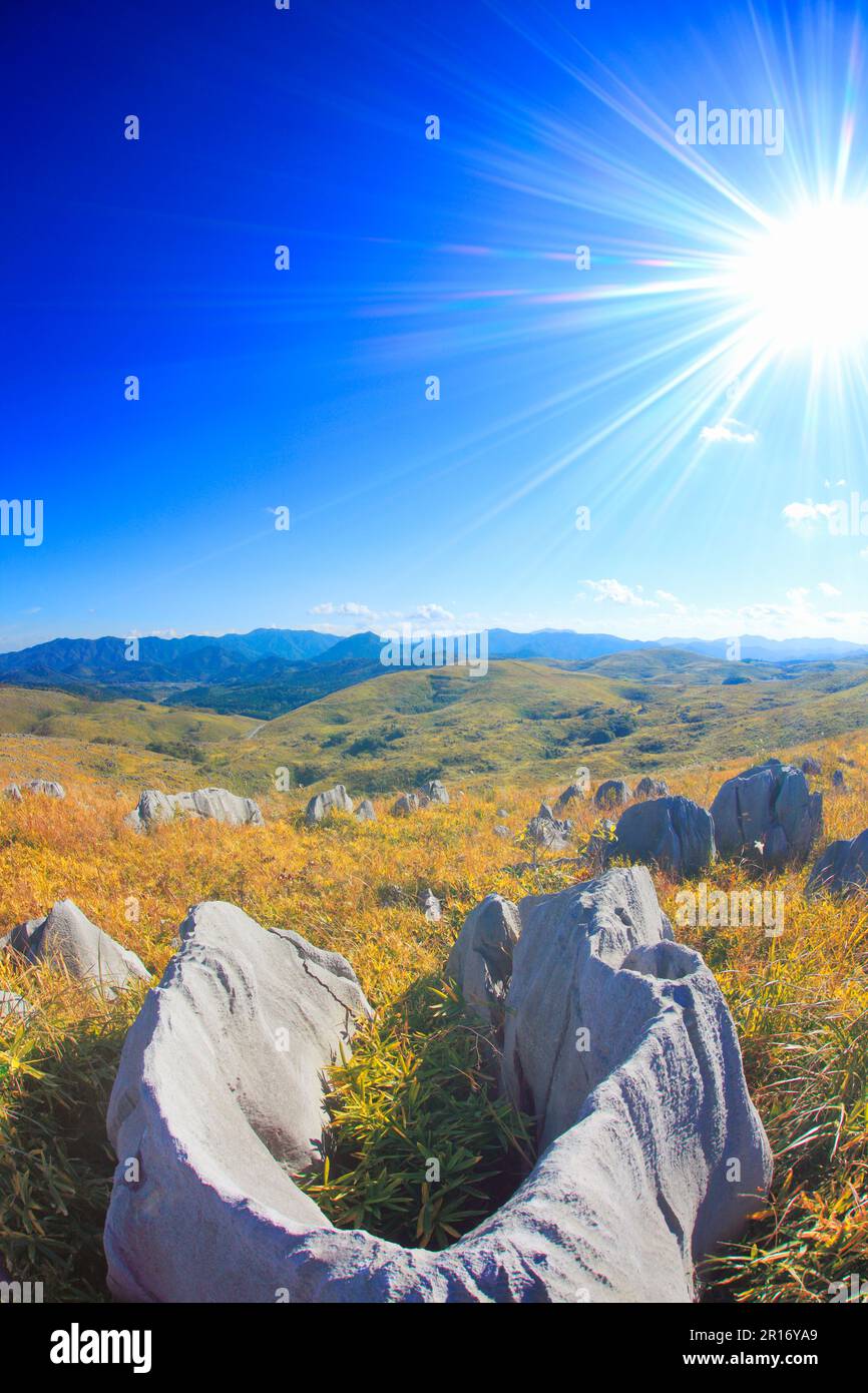 Landscape of glow of the sun and mountains such as Gongenyama and Odake ...