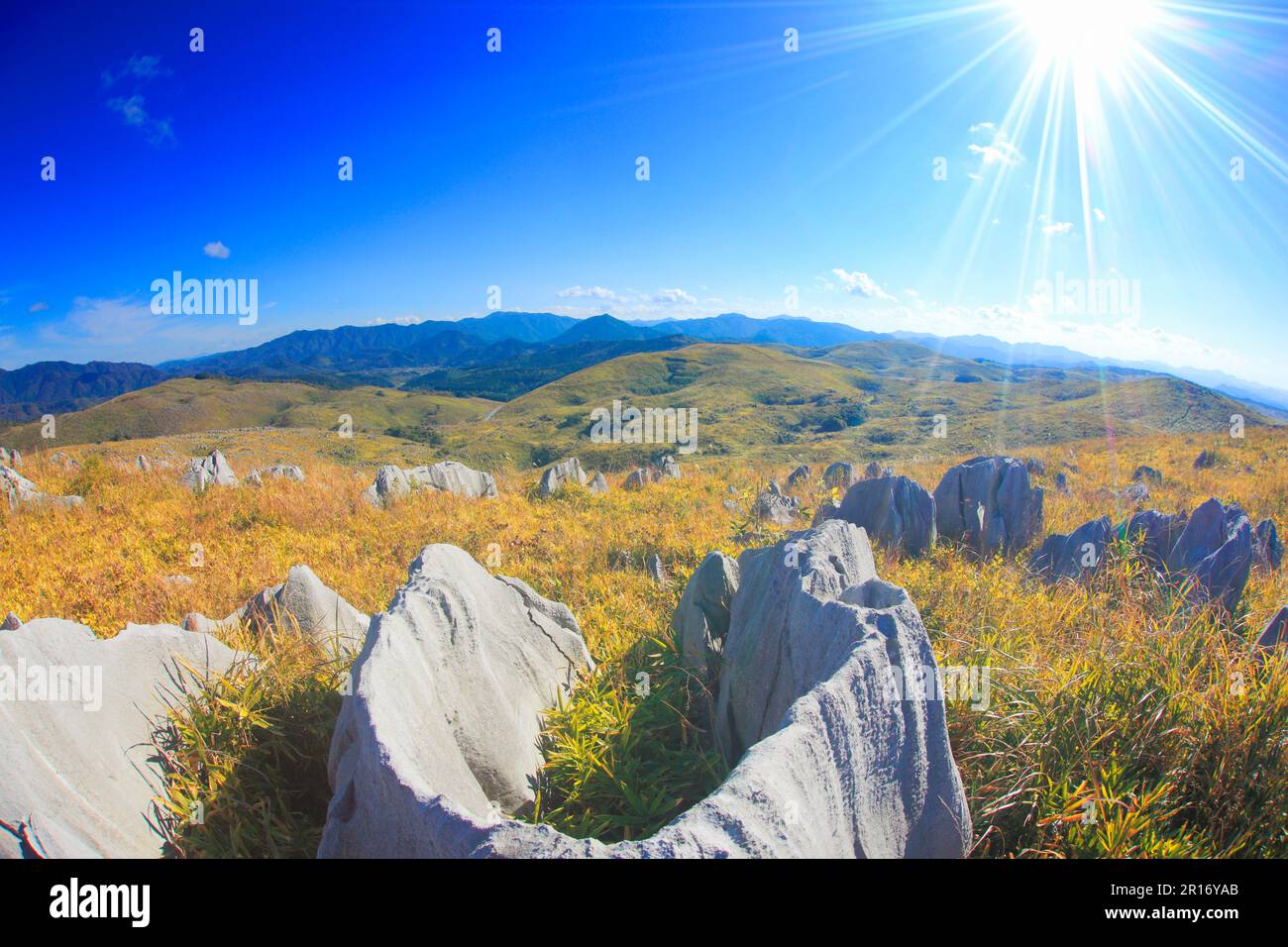 Landscape of glow of the sun and mountains such as Gongenyama and Odake ...