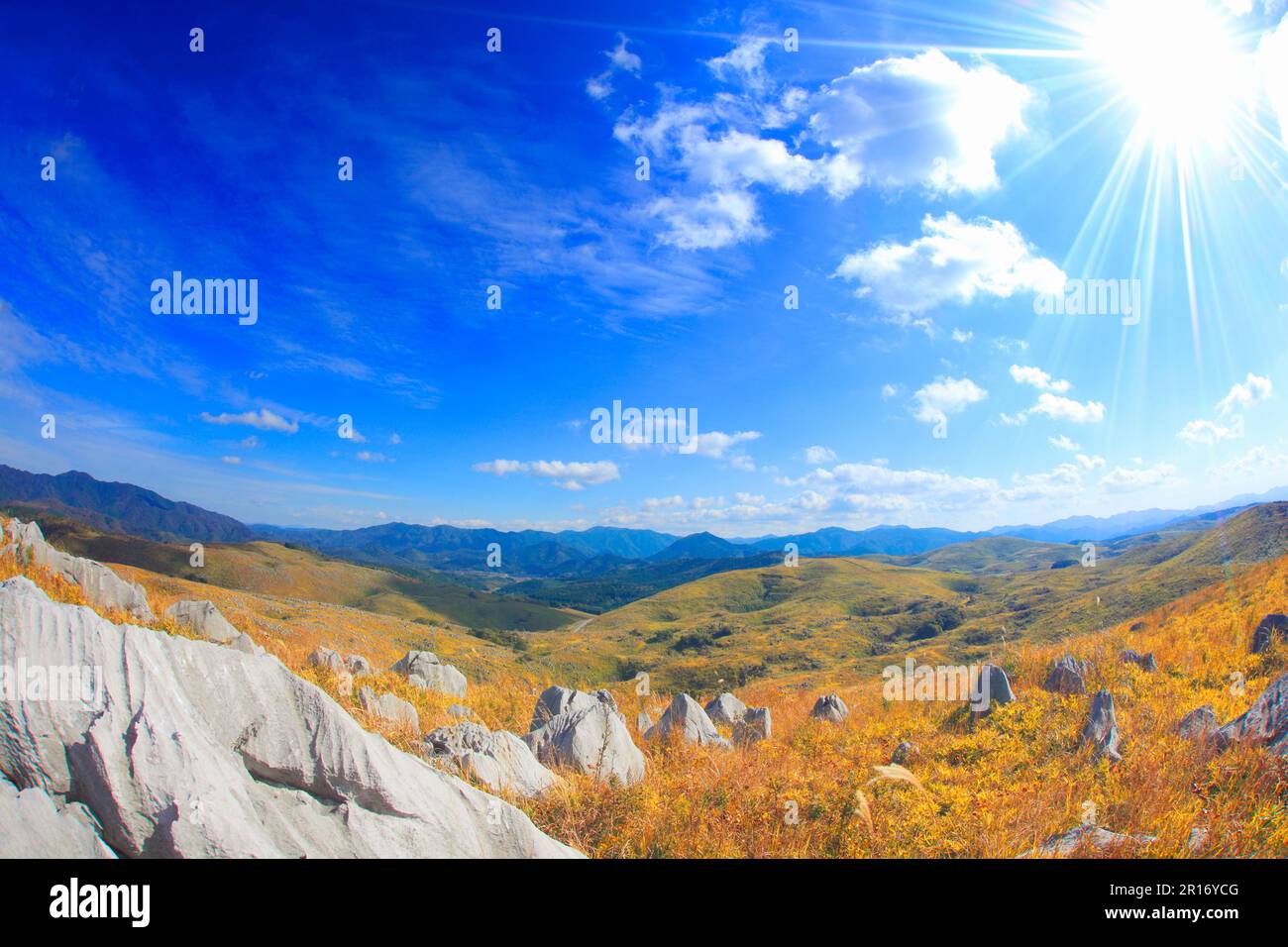 Landscape of glow of the sun and mountains such as Gongenyama and Odake ...