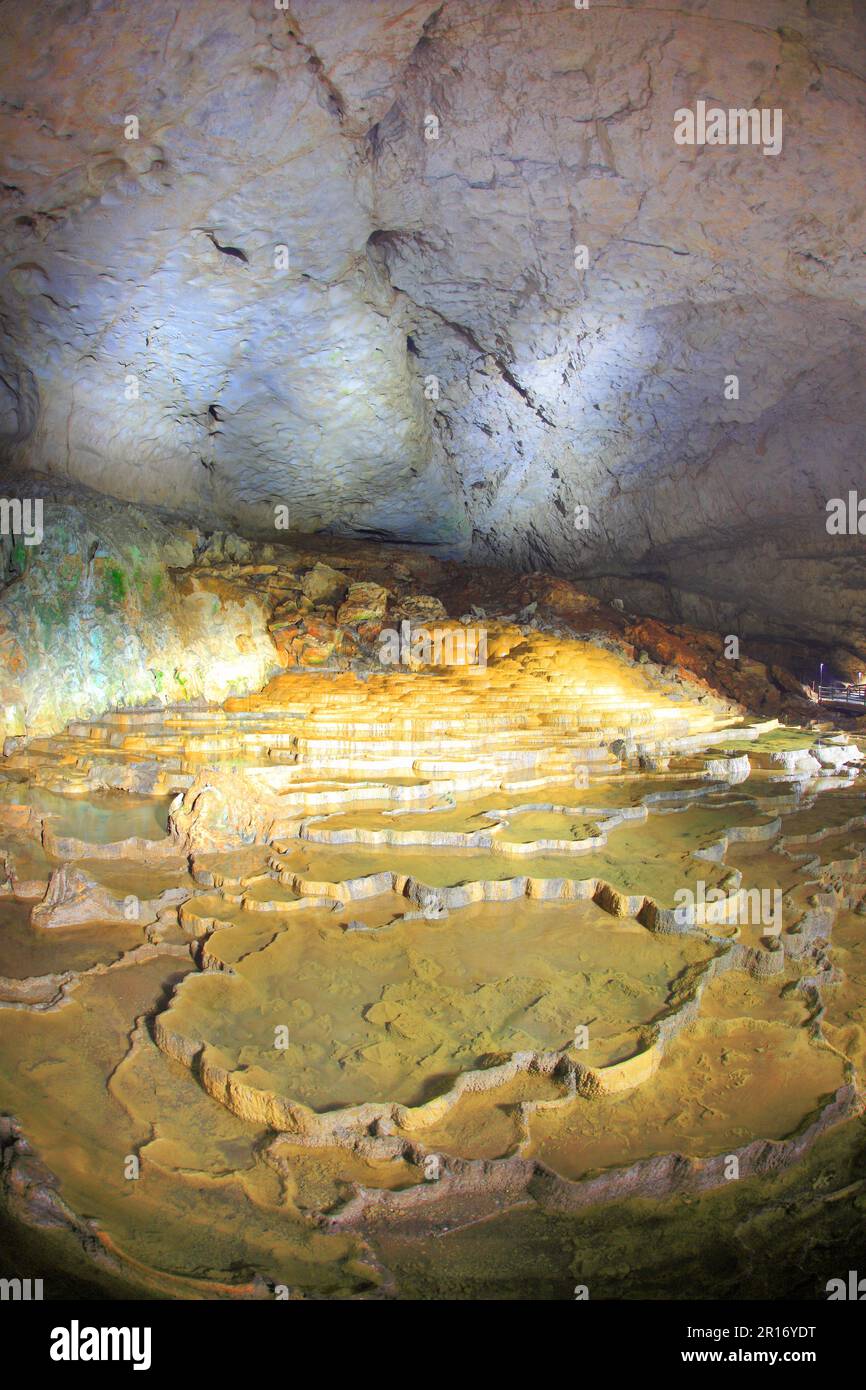 Limestone plates hi-res stock photography and images - Alamy