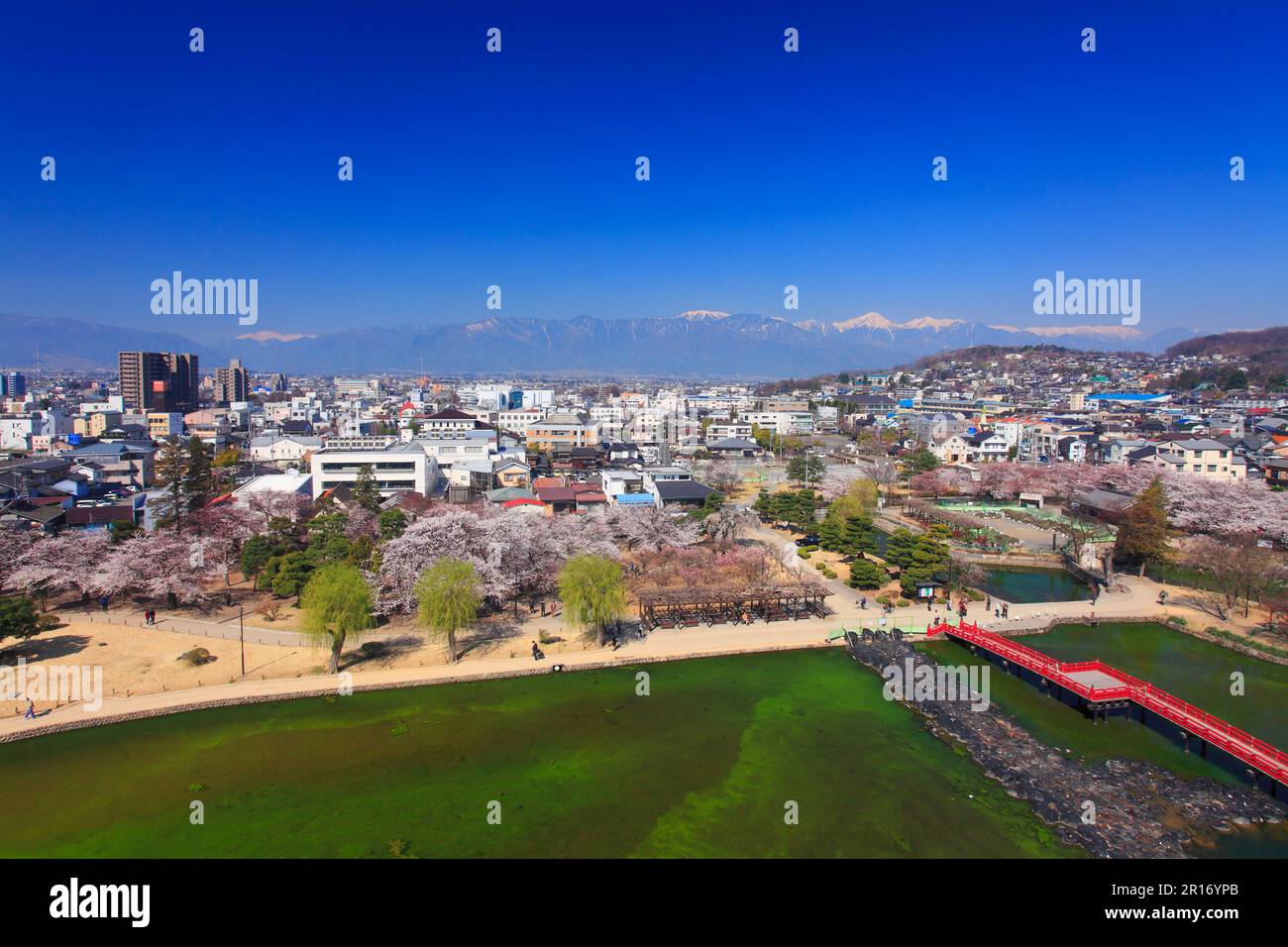 Mount Jonen and castle keep moat from Matsumoto Castle castle tower ...