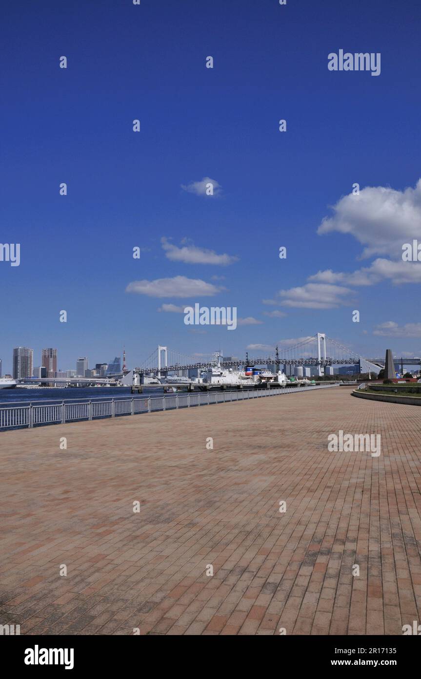 Tokyo rainbow bridge landscape march hi-res stock photography and ...