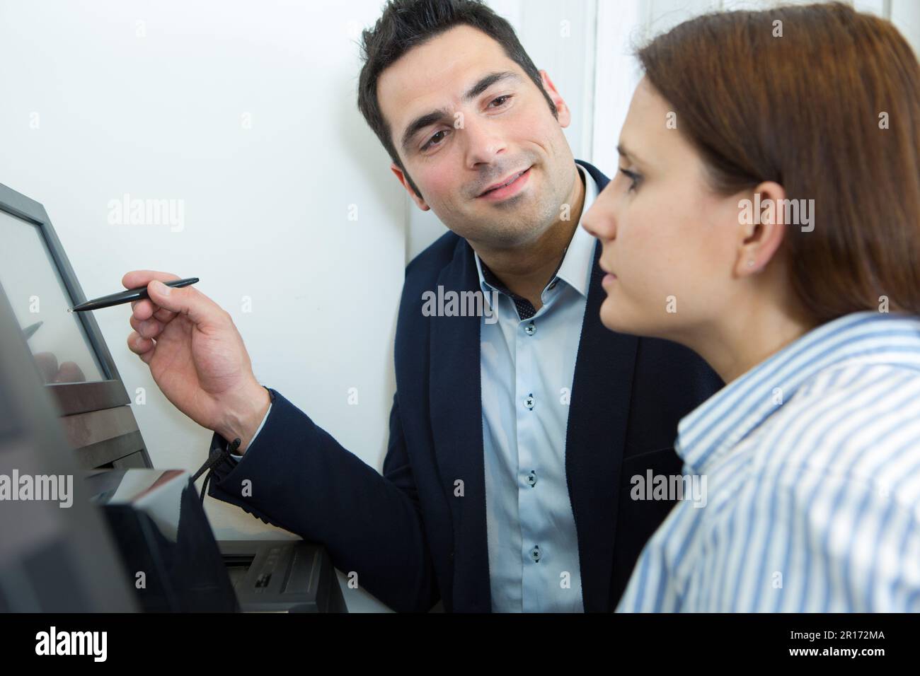 couple shopping for a new 4k uhd television Stock Photo - Alamy