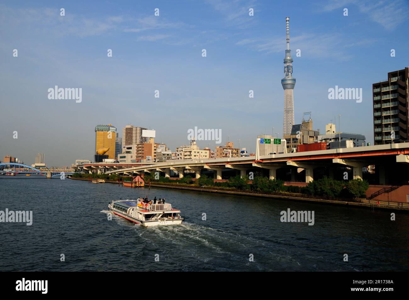 Sumida river and Tokyo Sky Tree Stock Photo - Alamy
