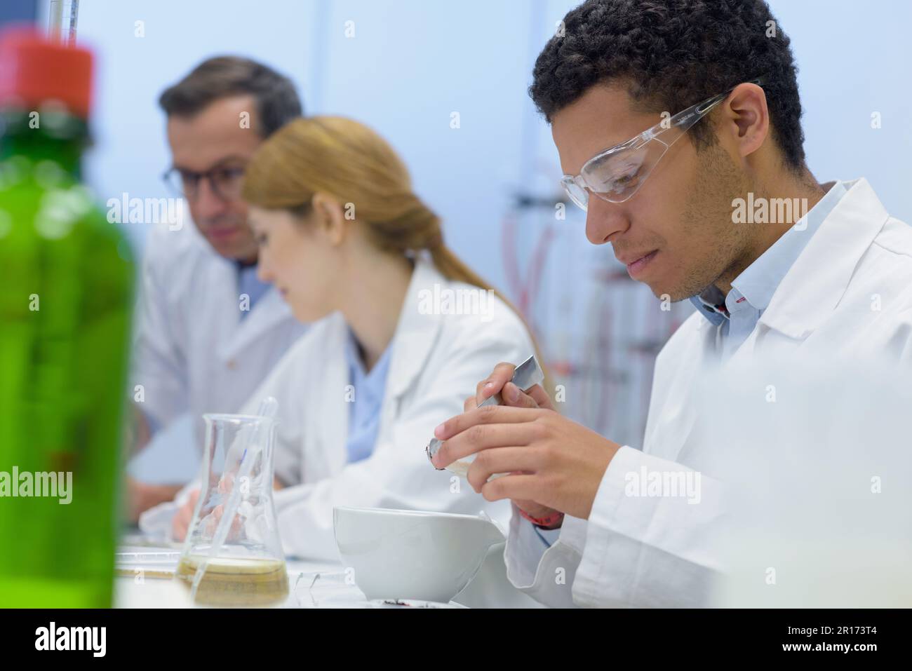 medical science student doing an experiment Stock Photo - Alamy
