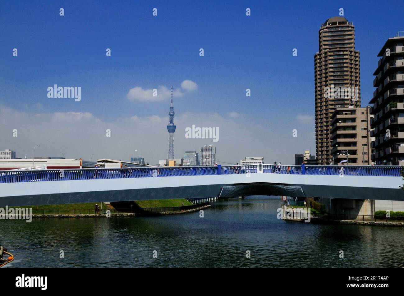 Clover bridge and Tokyo sky tree Stock Photo - Alamy