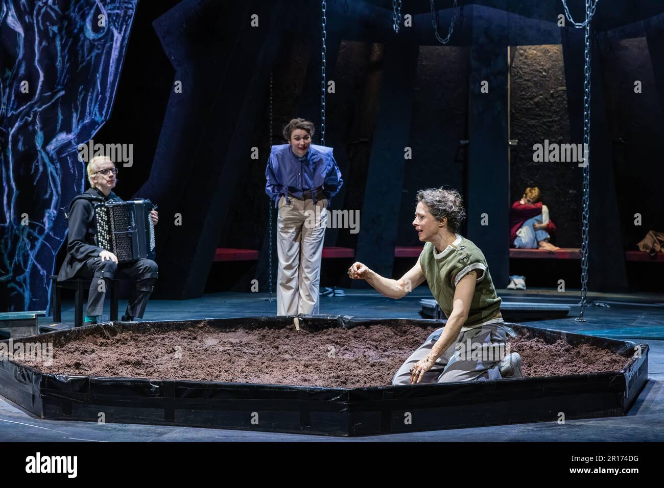 Cottbus, Germany. 10th May, 2023. Live musician Aliaksandr Yasinski (l ...