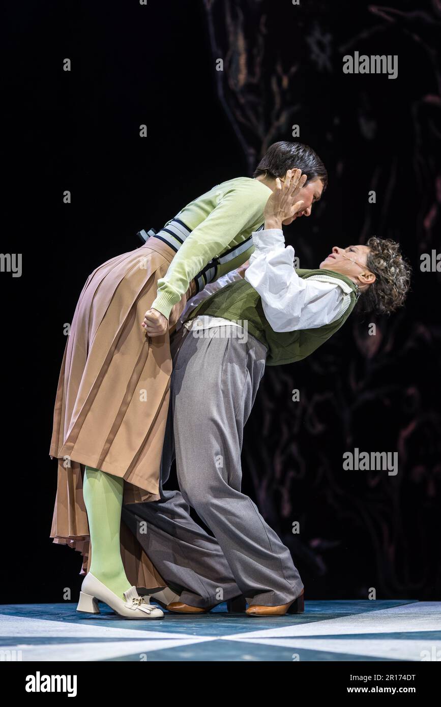 Cottbus, Germany. 10th May, 2023. Actresses Ariadne Pabst (Dora, l) and ...