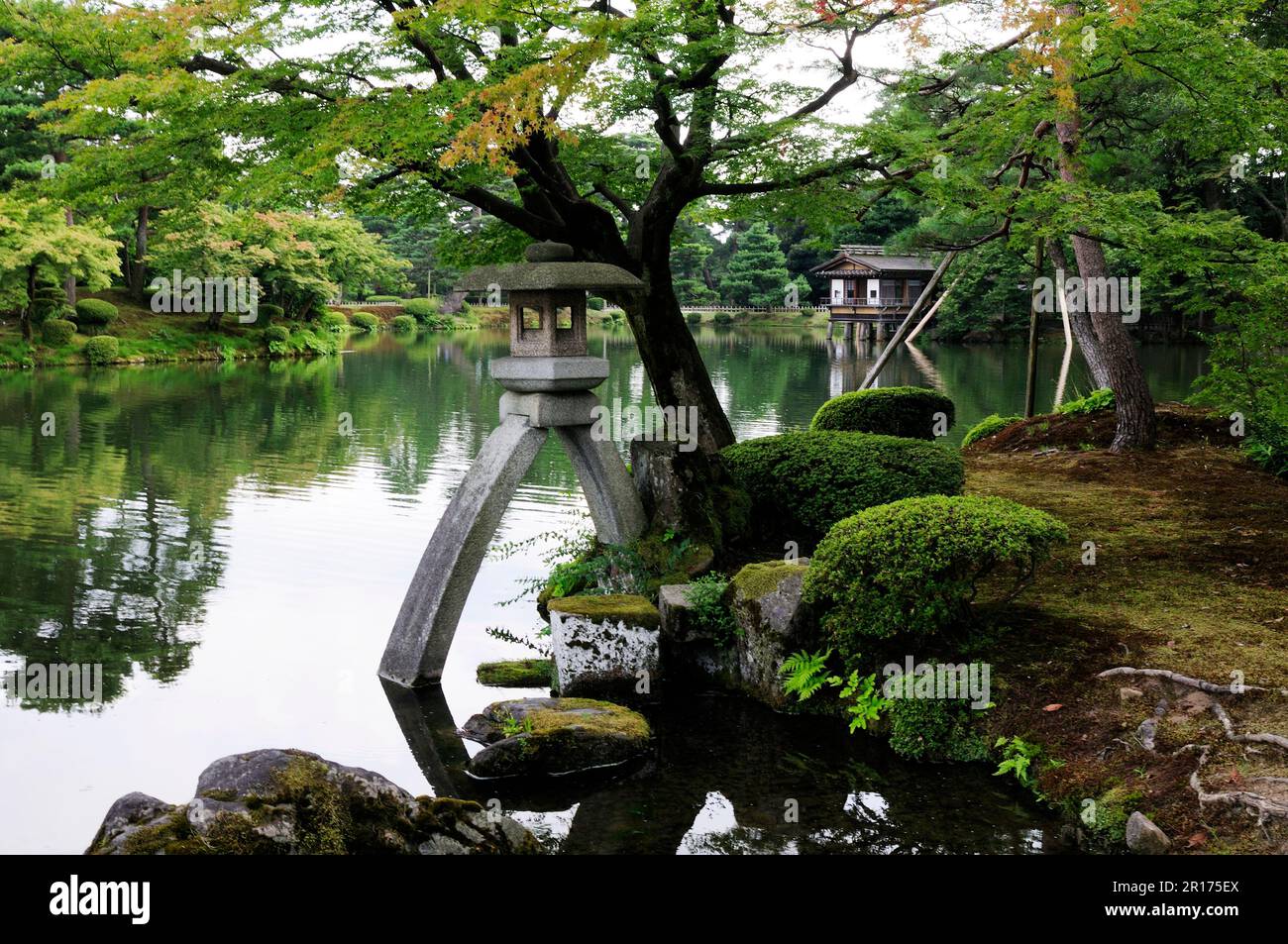 View of Kenroku kouen park Stock Photo - Alamy