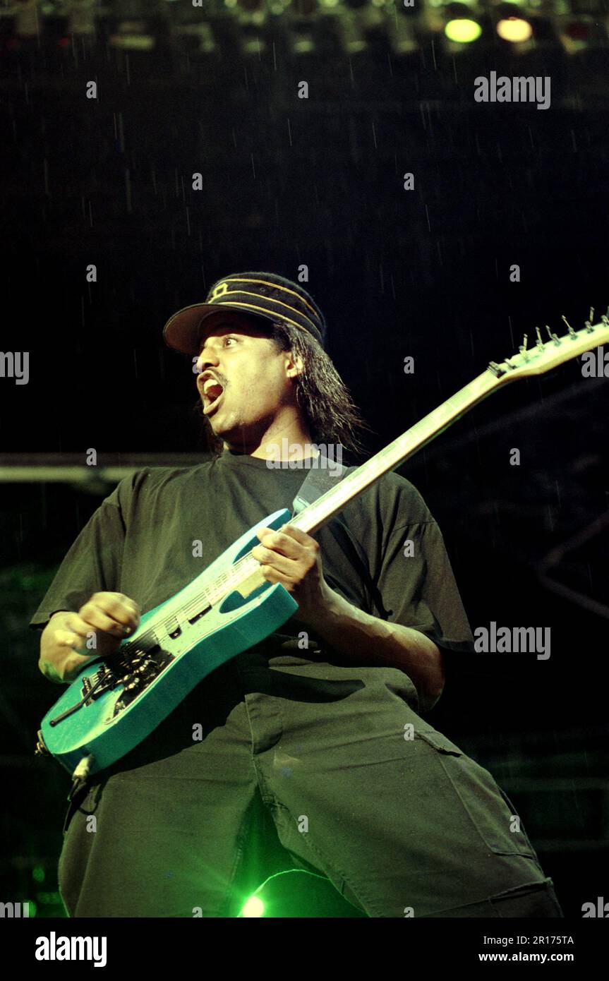 Torino Italy 1993-06-22 : Rocky George guitarist of Suicidal Tendential ...