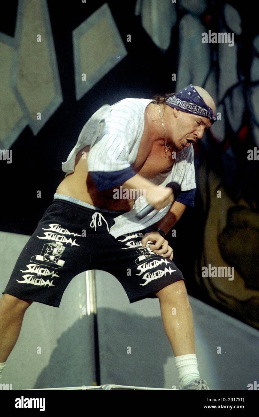 Torino Italy 1993-06-22 : Mike Muir singer of Suicidal Tendential in ...