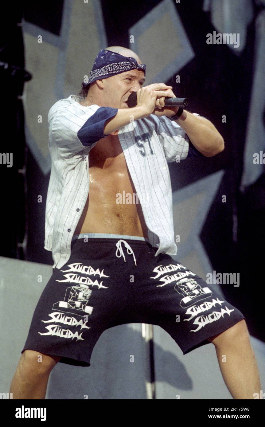 Torino Italy 1993-06-22 : Mike Muir singer of Suicidal Tendential in ...