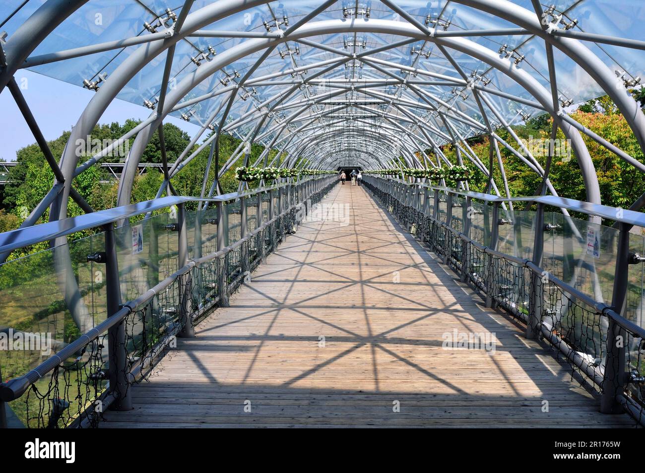 Circular walkway hi-res stock photography and images - Alamy