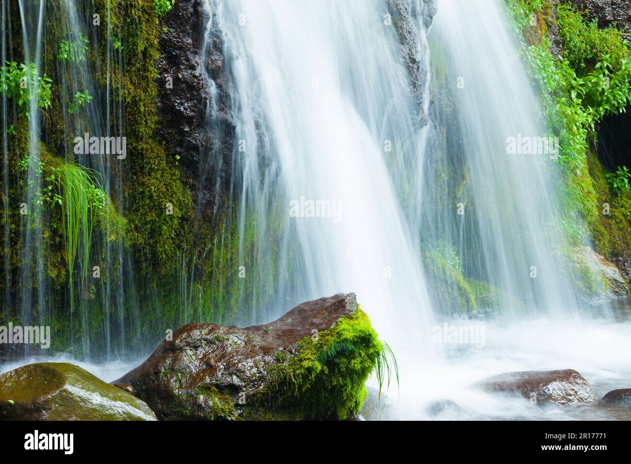 Doryuno waterfall hi-res stock photography and images - Alamy