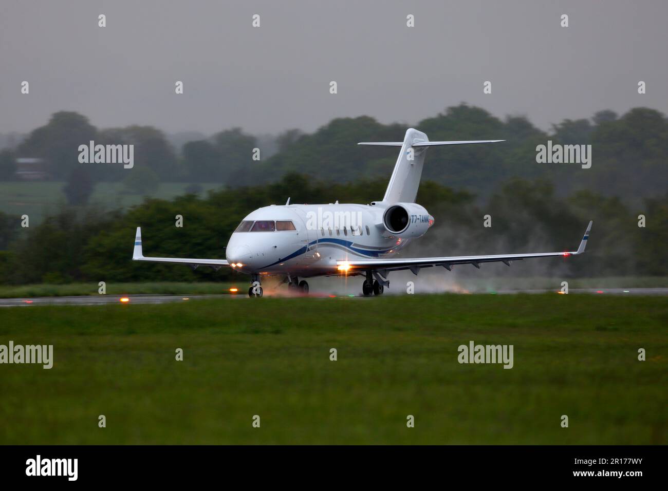 T7-TANMG, CL60, Canadair CL-600-2B16, Challenger 604, executive jet ...