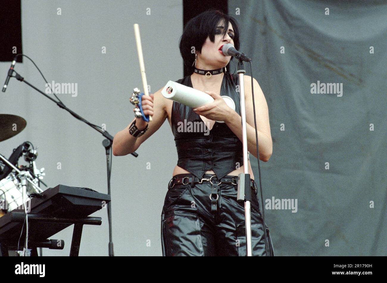 Imola Italy 1999-06-20 : Siouxsie Sioux singer of The Creatures in ...