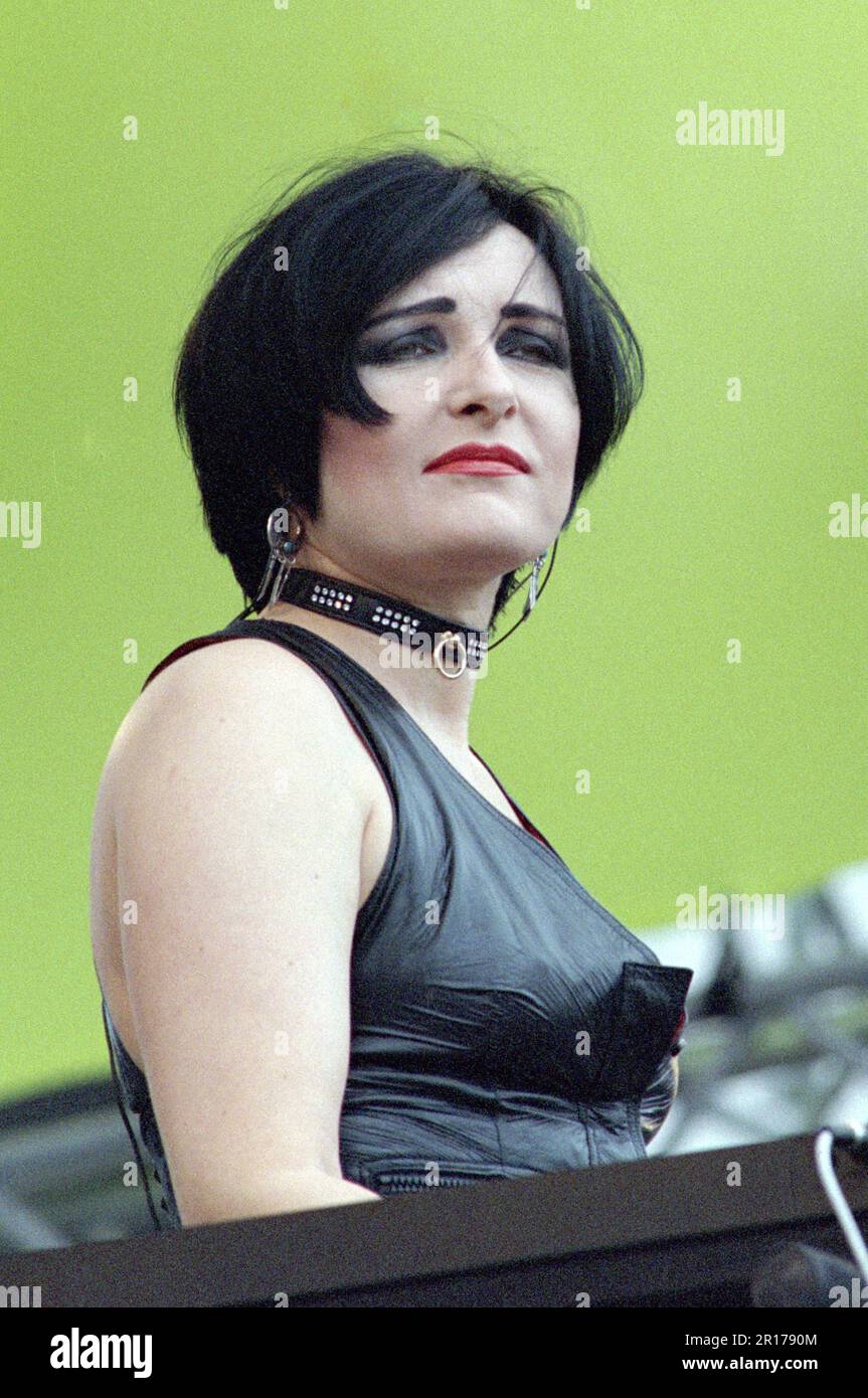 Imola Italy 1999-06-20 : Siouxsie Sioux singer of The Creatures in ...
