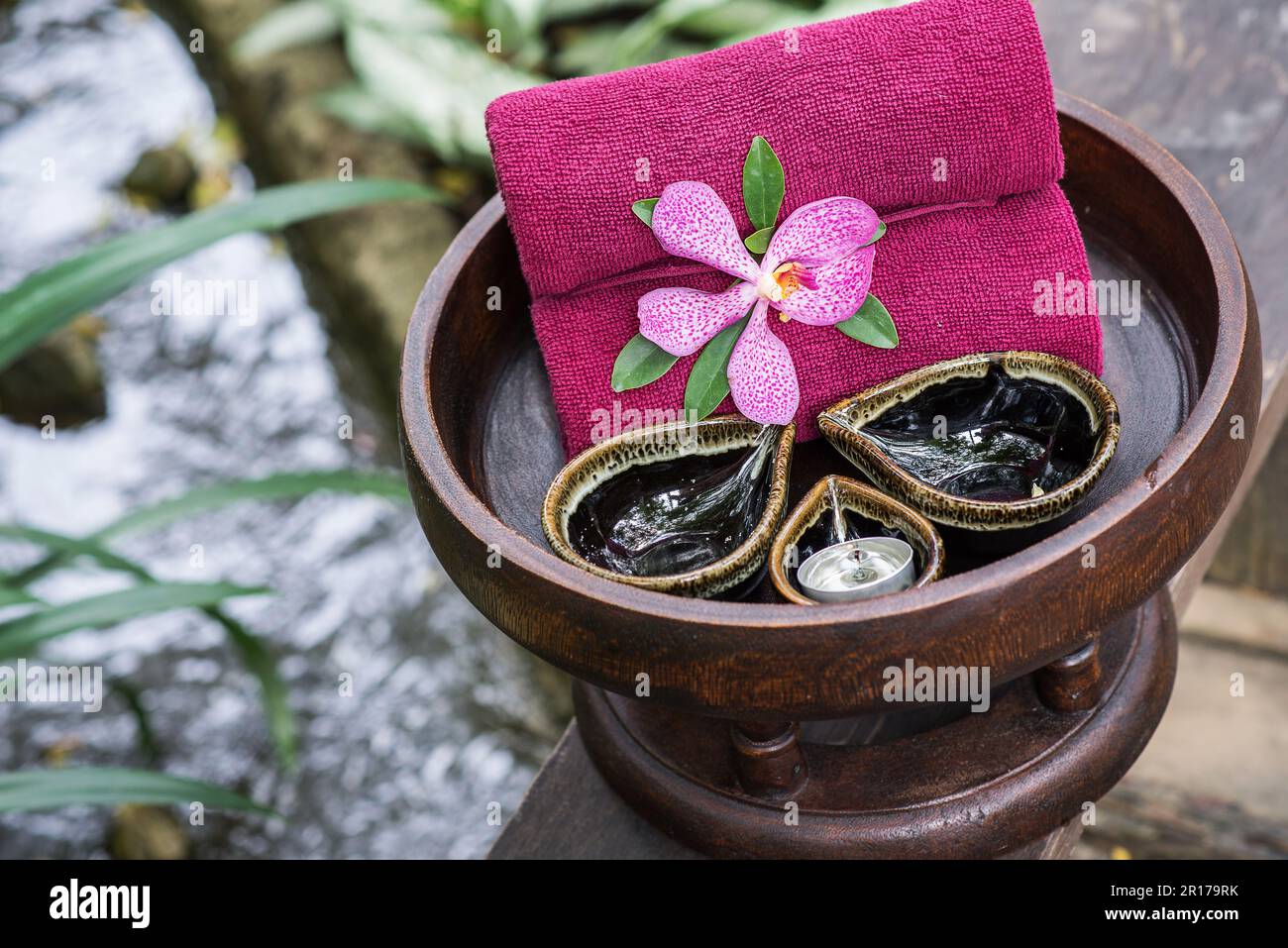 Set of towels hi-res stock photography and images - Alamy