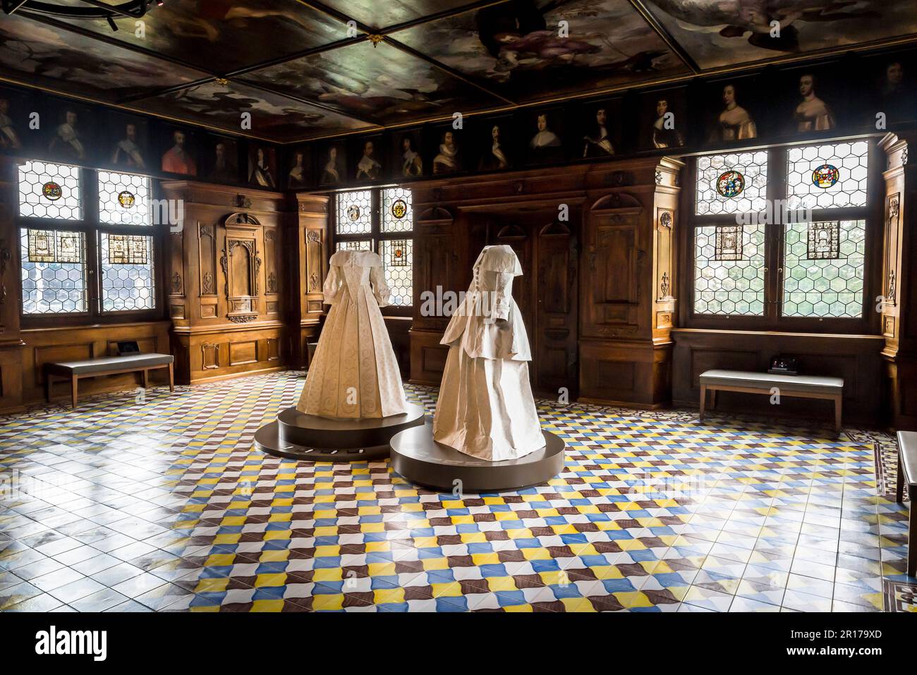 Display of old posh gowns and uniforms all in white, Swiss National ...
