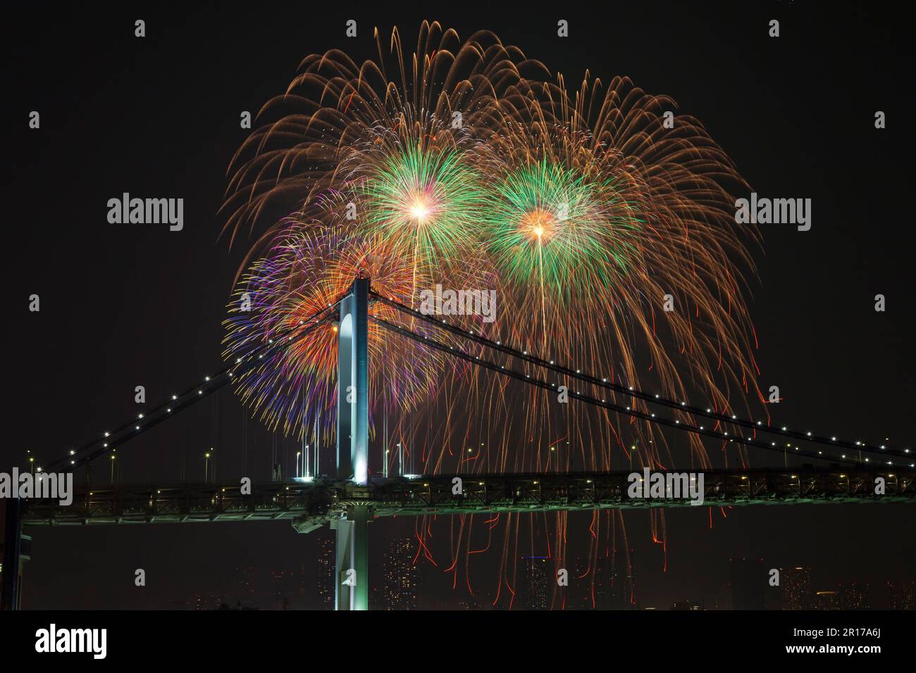 Tokyo Bay Grand Fireworks Festival Starmine Firework and Rainbow Bridge ...