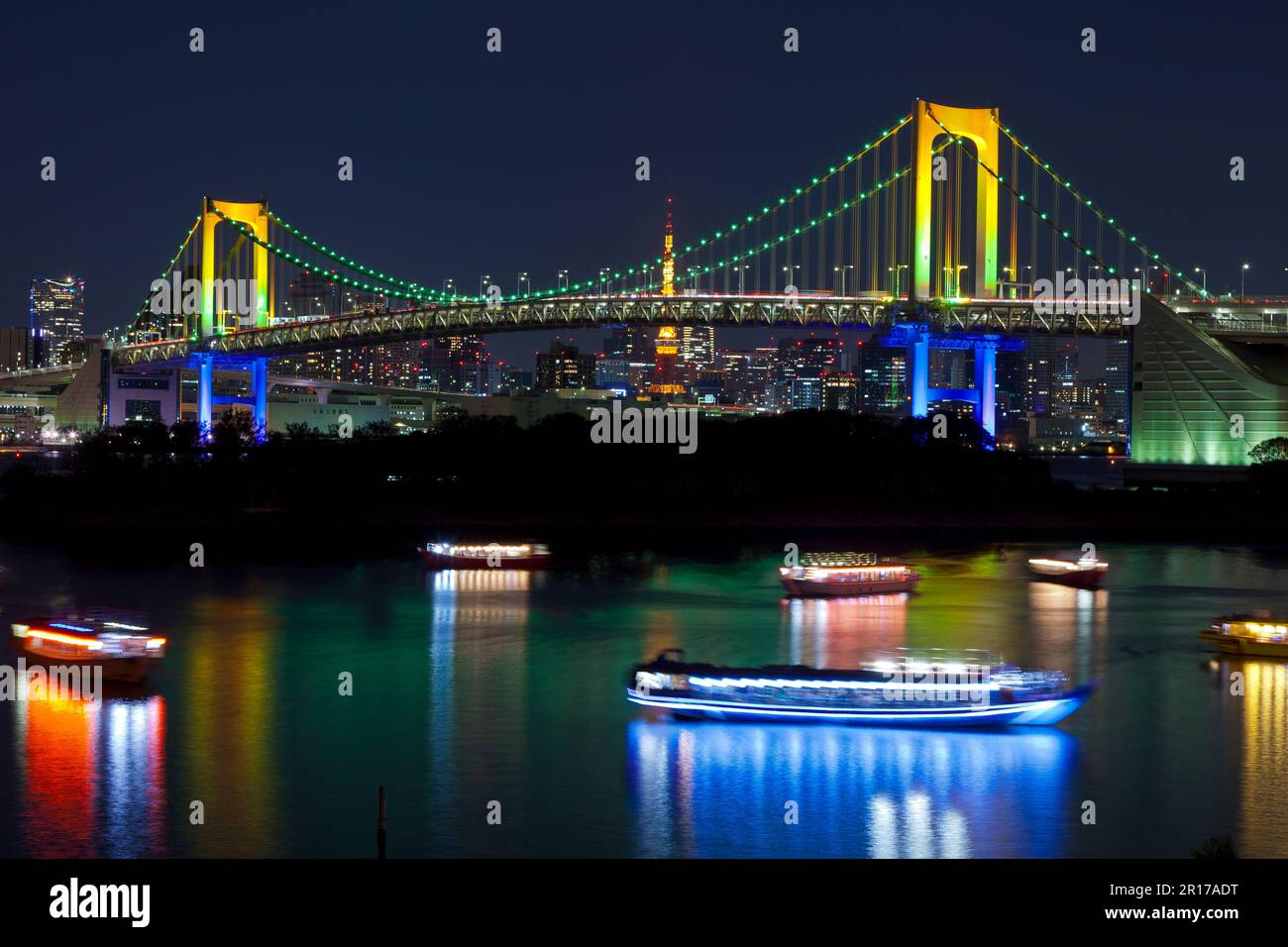 Illuminated Rainbow Bridge seen from Odaiba Stock Photo - Alamy