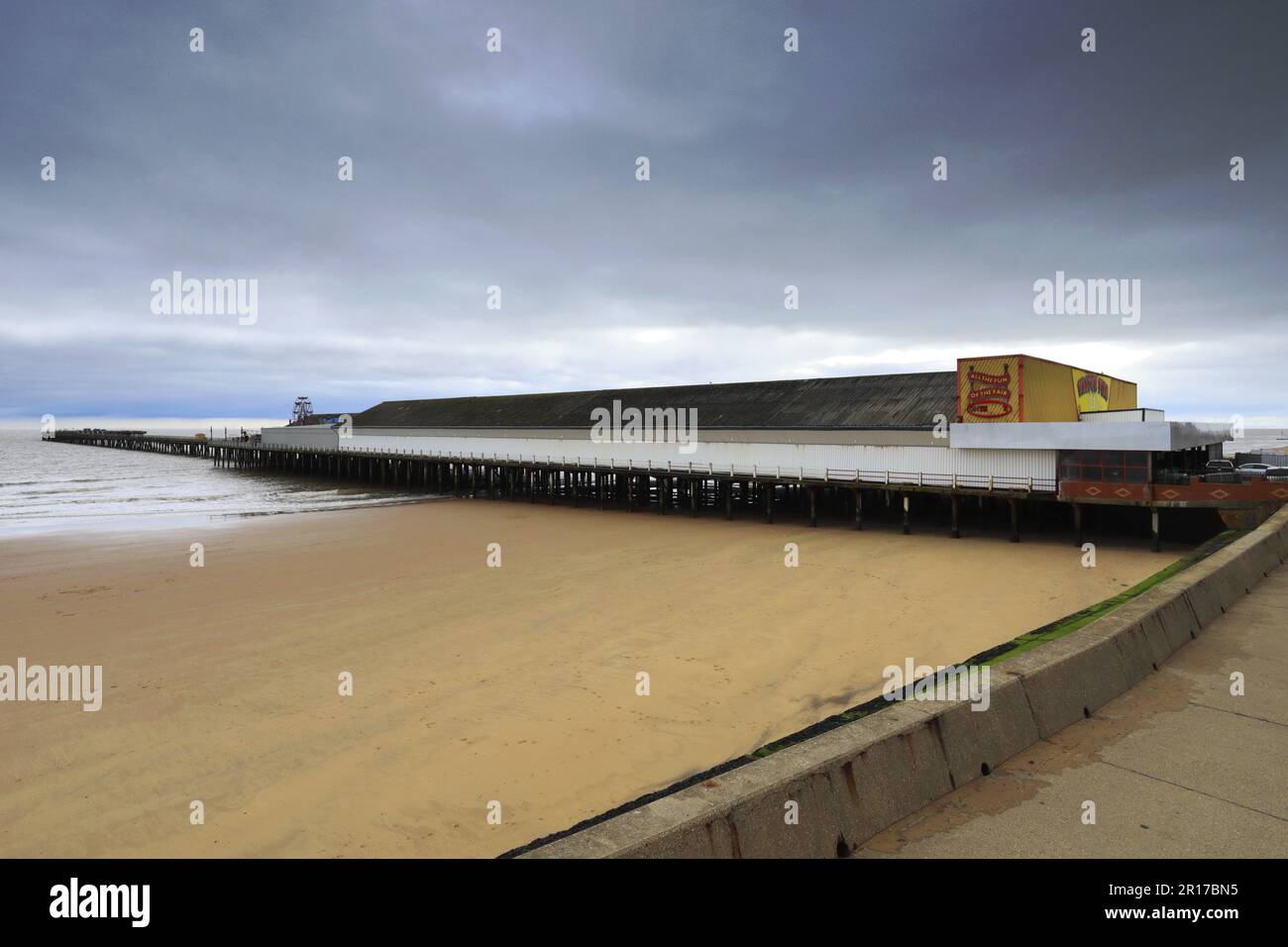 Walton on the naze beach hi-res stock photography and images - Alamy