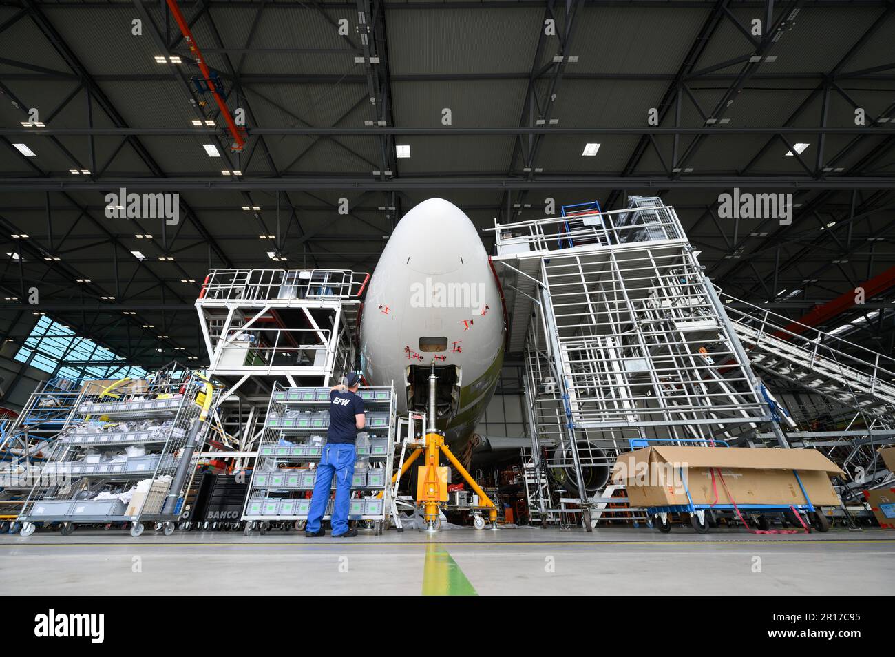 Aircraftaircraft hi-res stock photography and images - Alamy