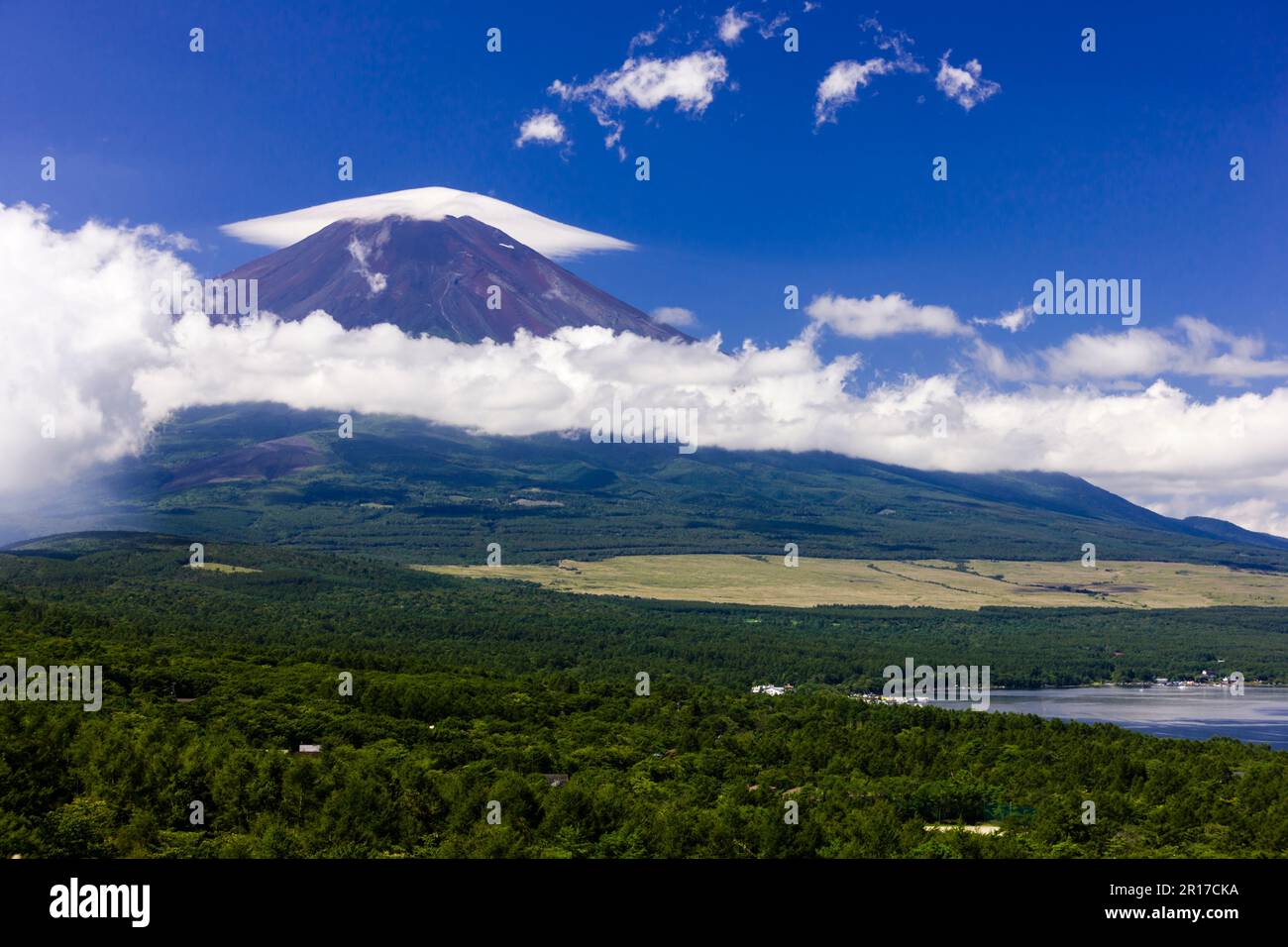Mt. Fuji with cap clouds Stock Photo - Alamy