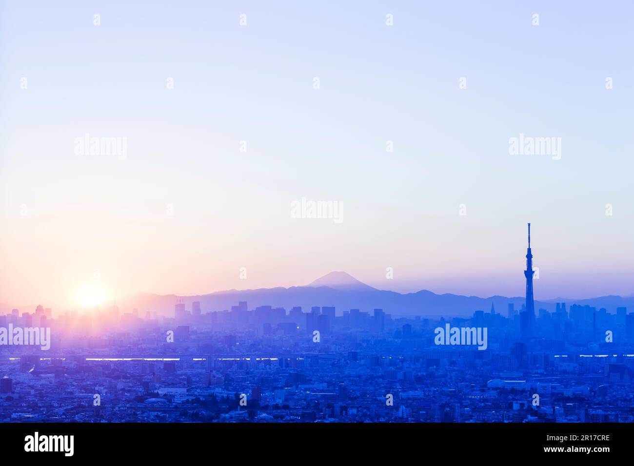 Fuji and tokyo skytree at sunset hi-res stock photography and images ...