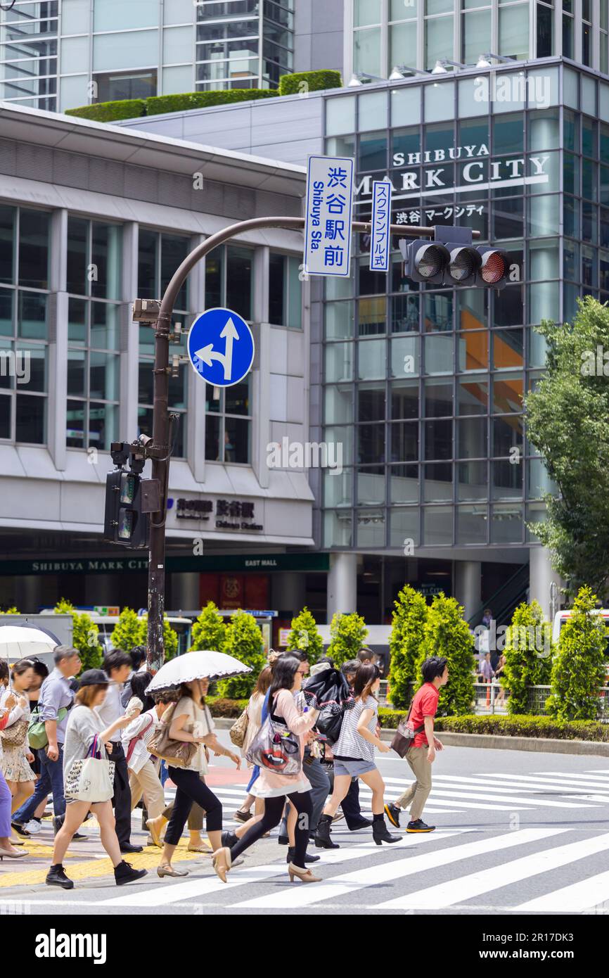 Shibuya Train Station Crosswalk Stock Photo - Alamy