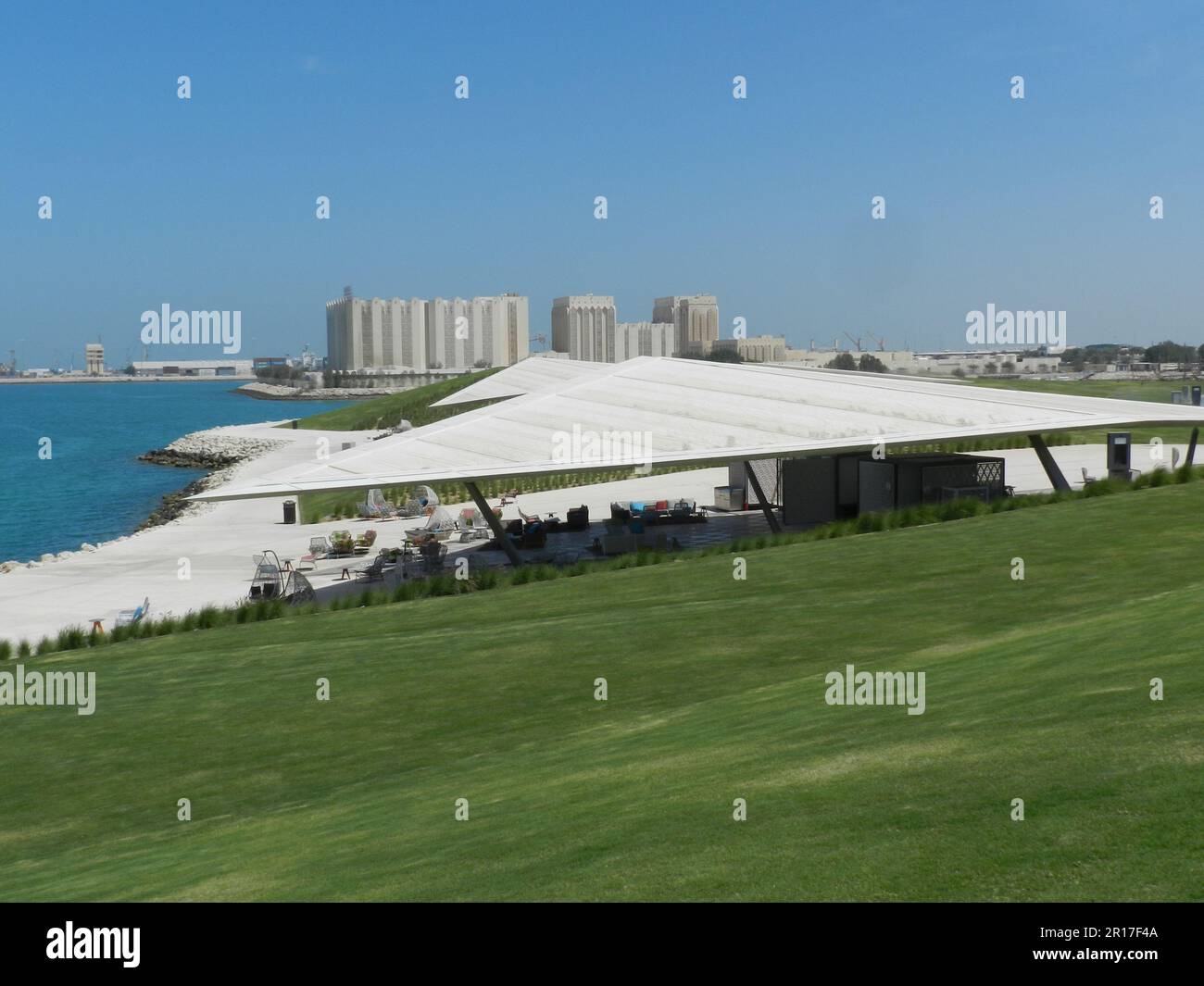 Qatar, Doha: cafe in Museum Park, overlooking the bay Stock Photo - Alamy