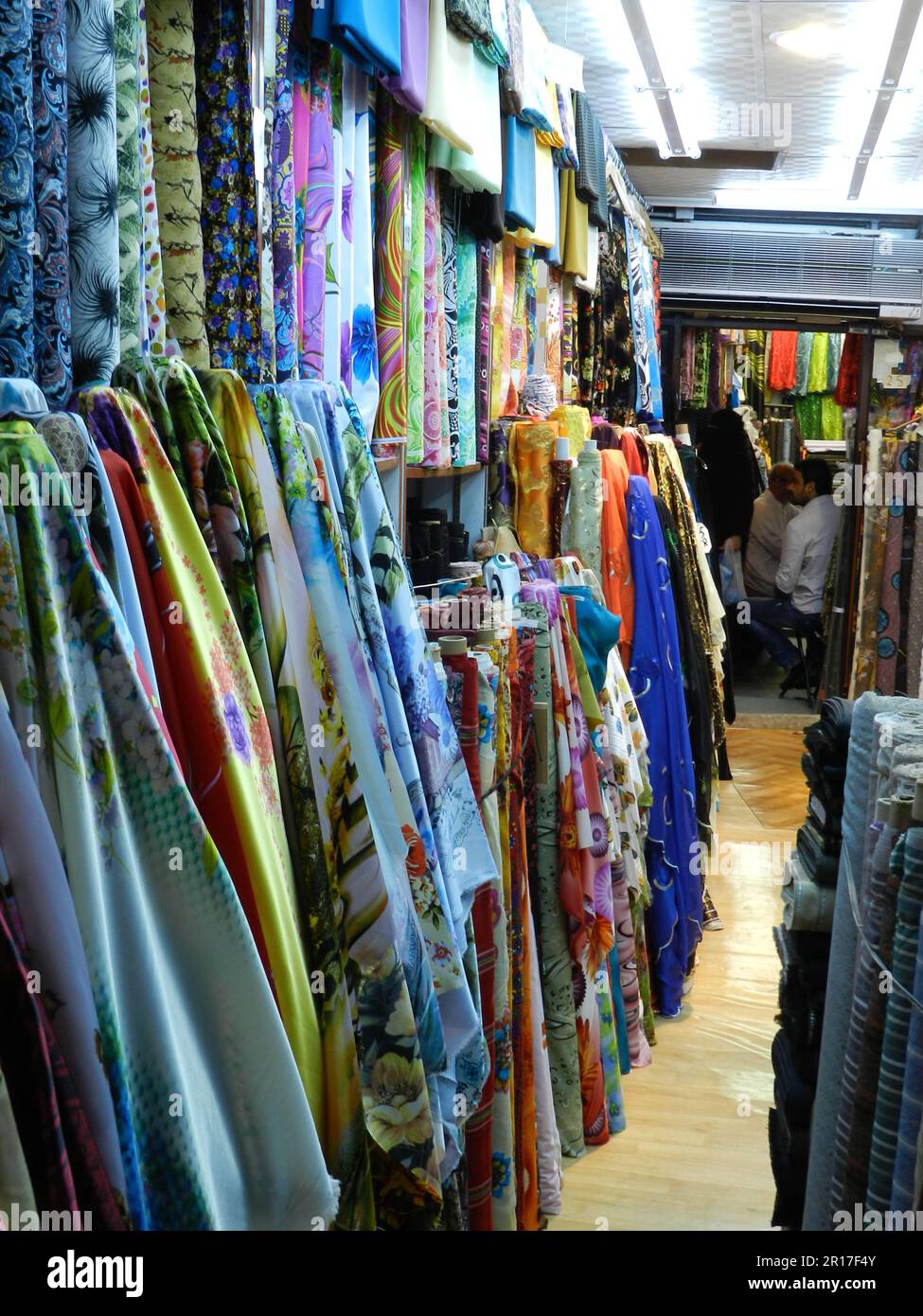 Qatar, Doha: a huge range of textiles is available in Al Waqif Soukh ...