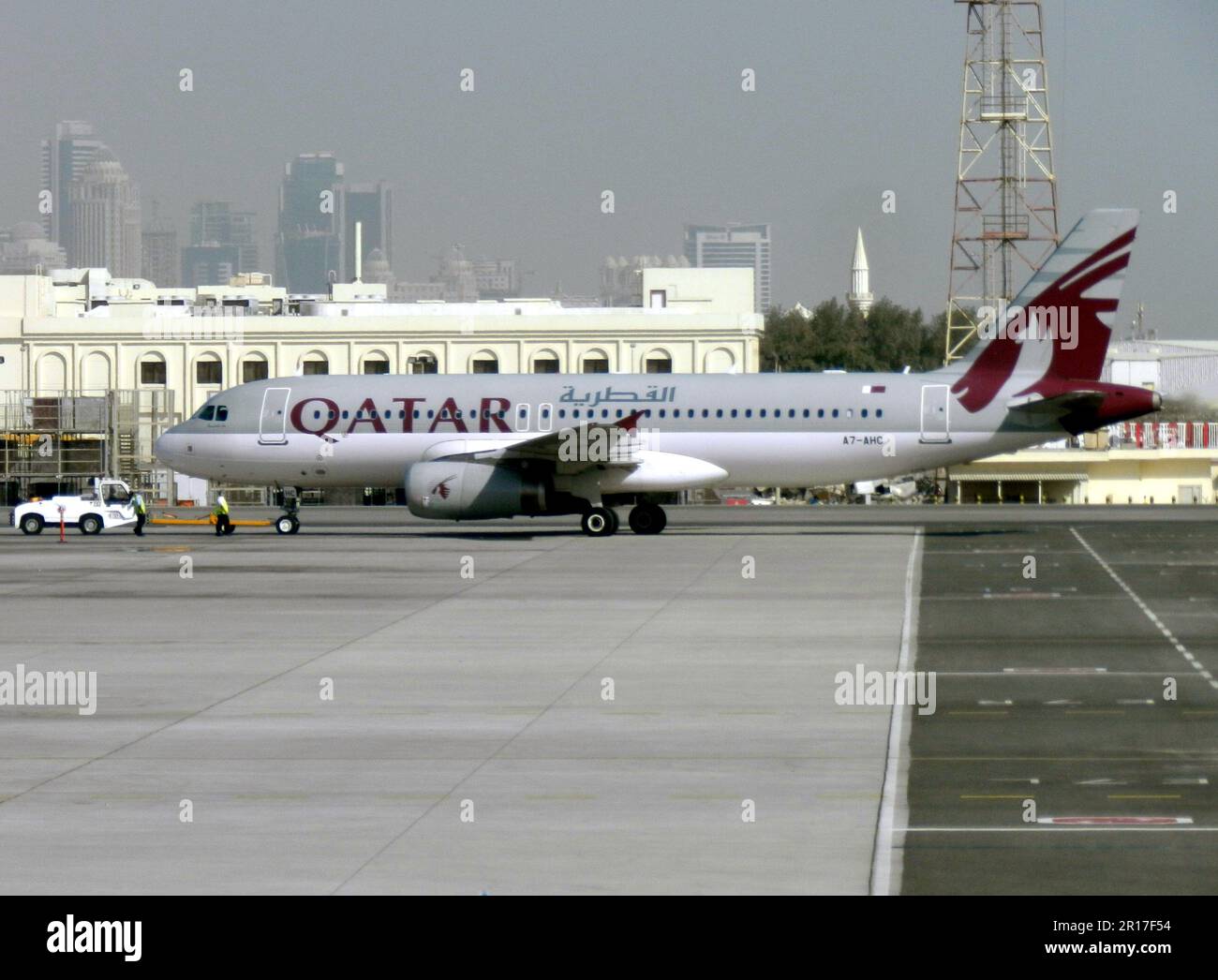 Qatar, Doha: Airbus A.320-232 of Qatar Airways at Doha 15.3.13 Stock ...