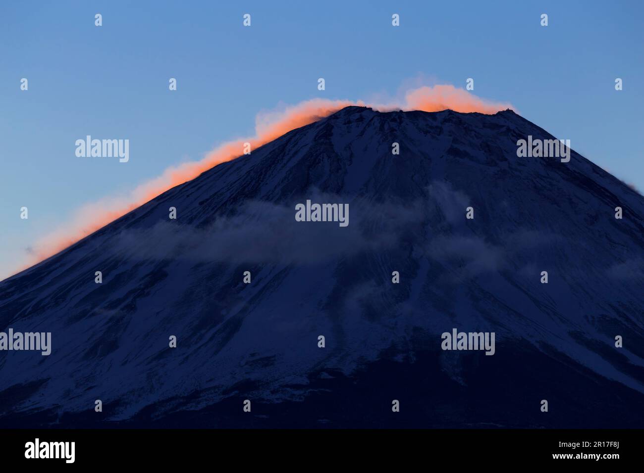 Powdery snow hi-res stock photography and images - Alamy