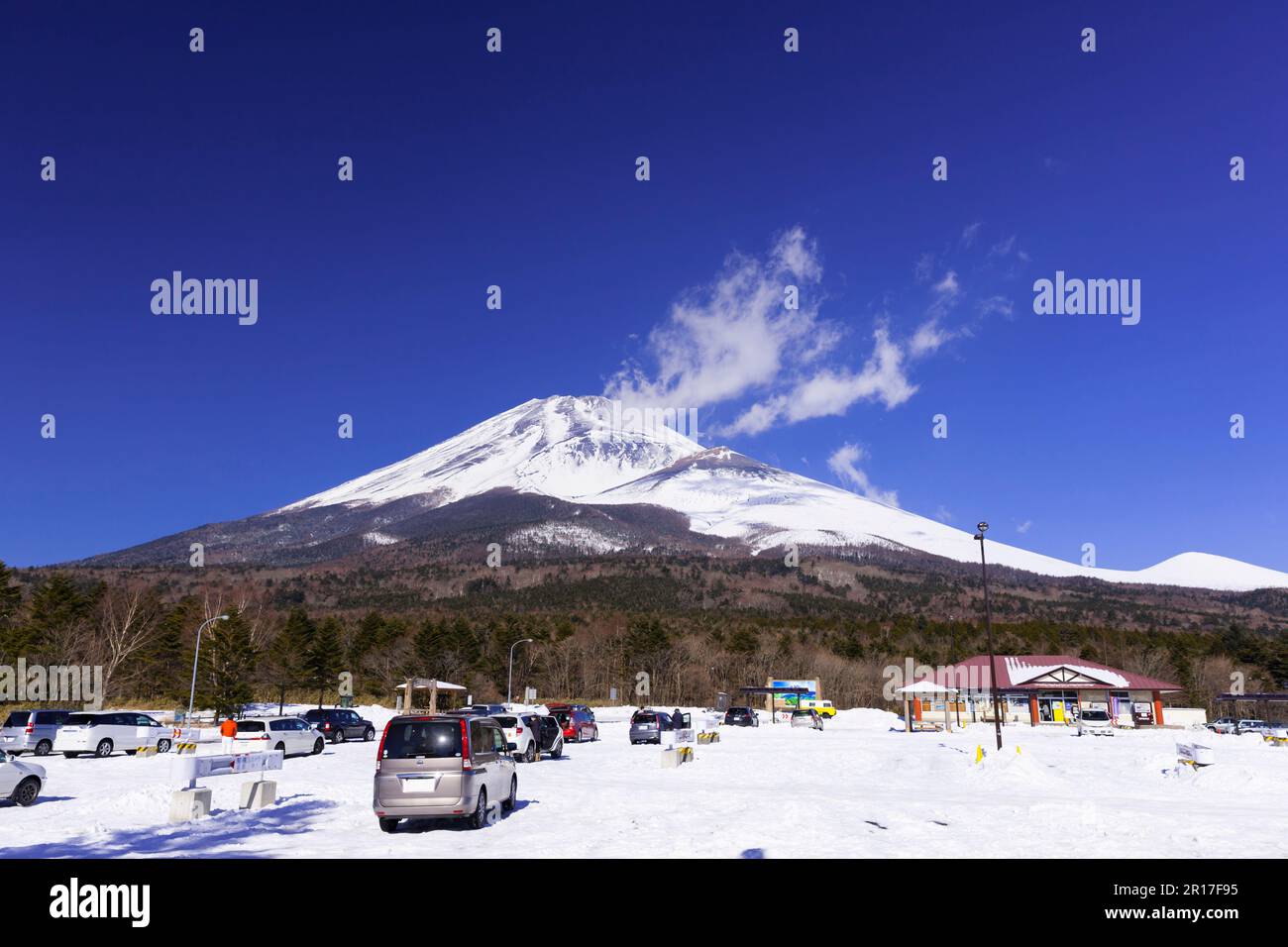 Mount fuji car hi-res stock photography and images - Alamy