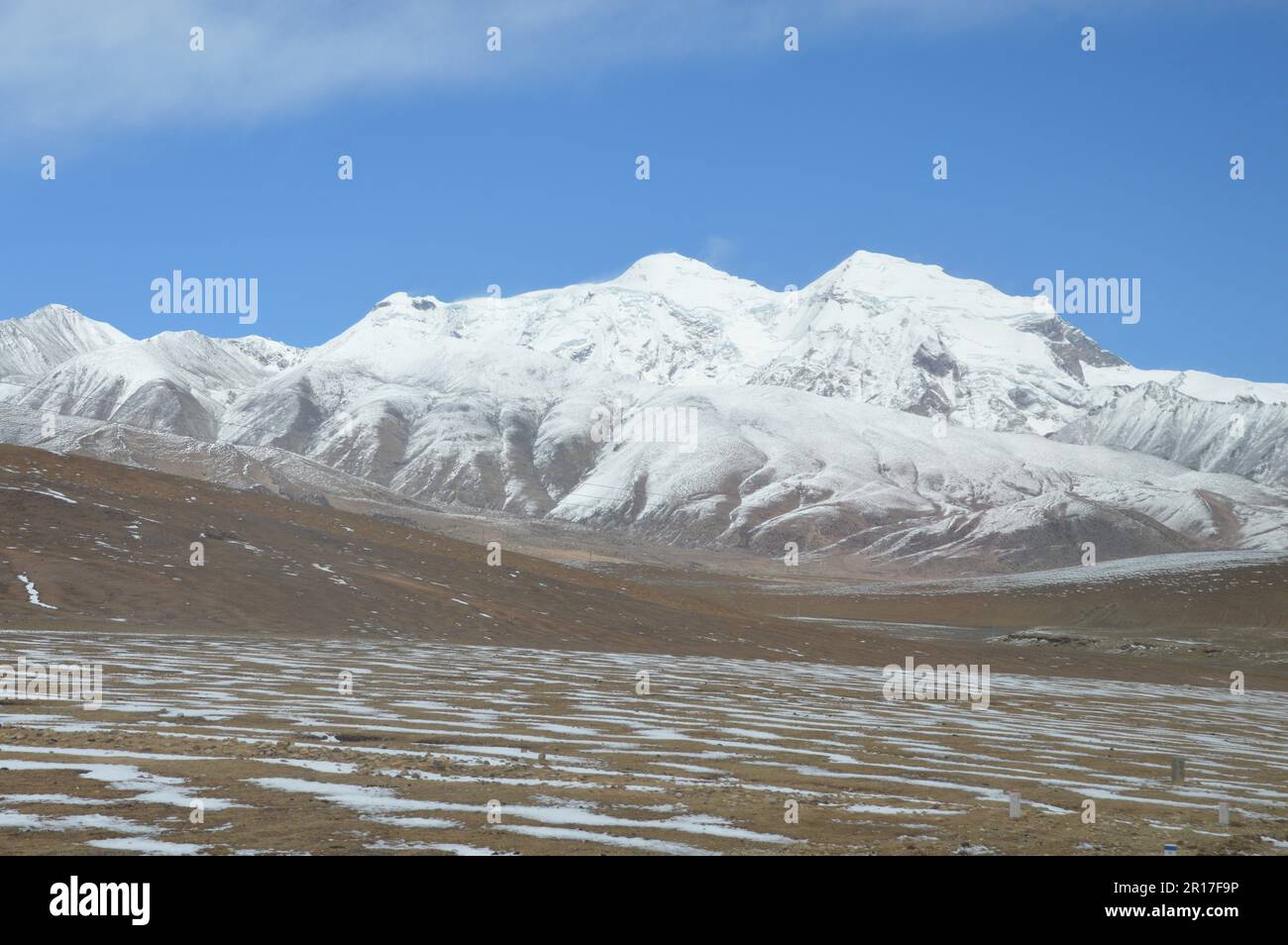 People's Republic of China, Tibet: the snowline on the High Plateau ...