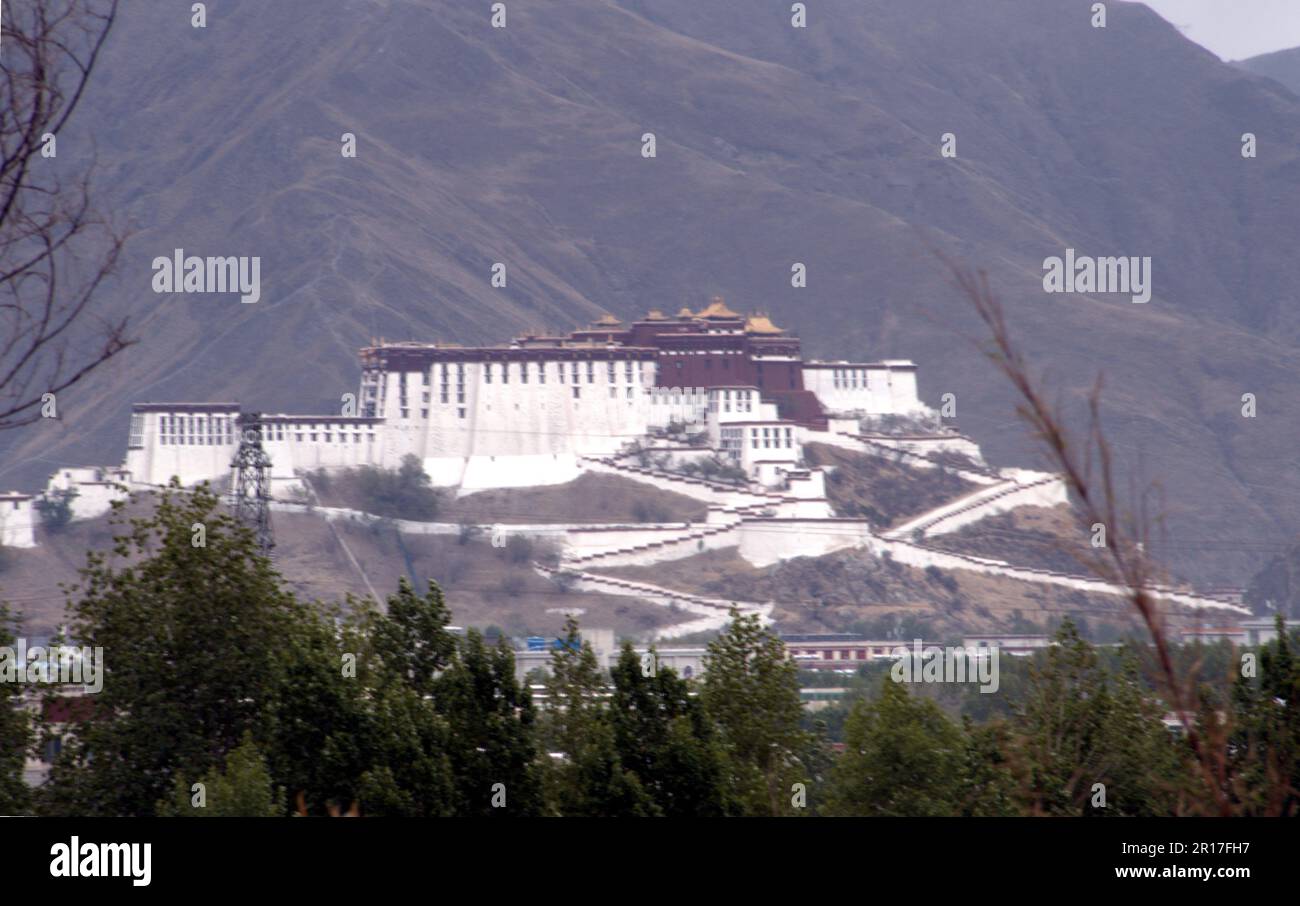 People's Republic of China, Tibet, Lhasa: telephoto view of Potala ...