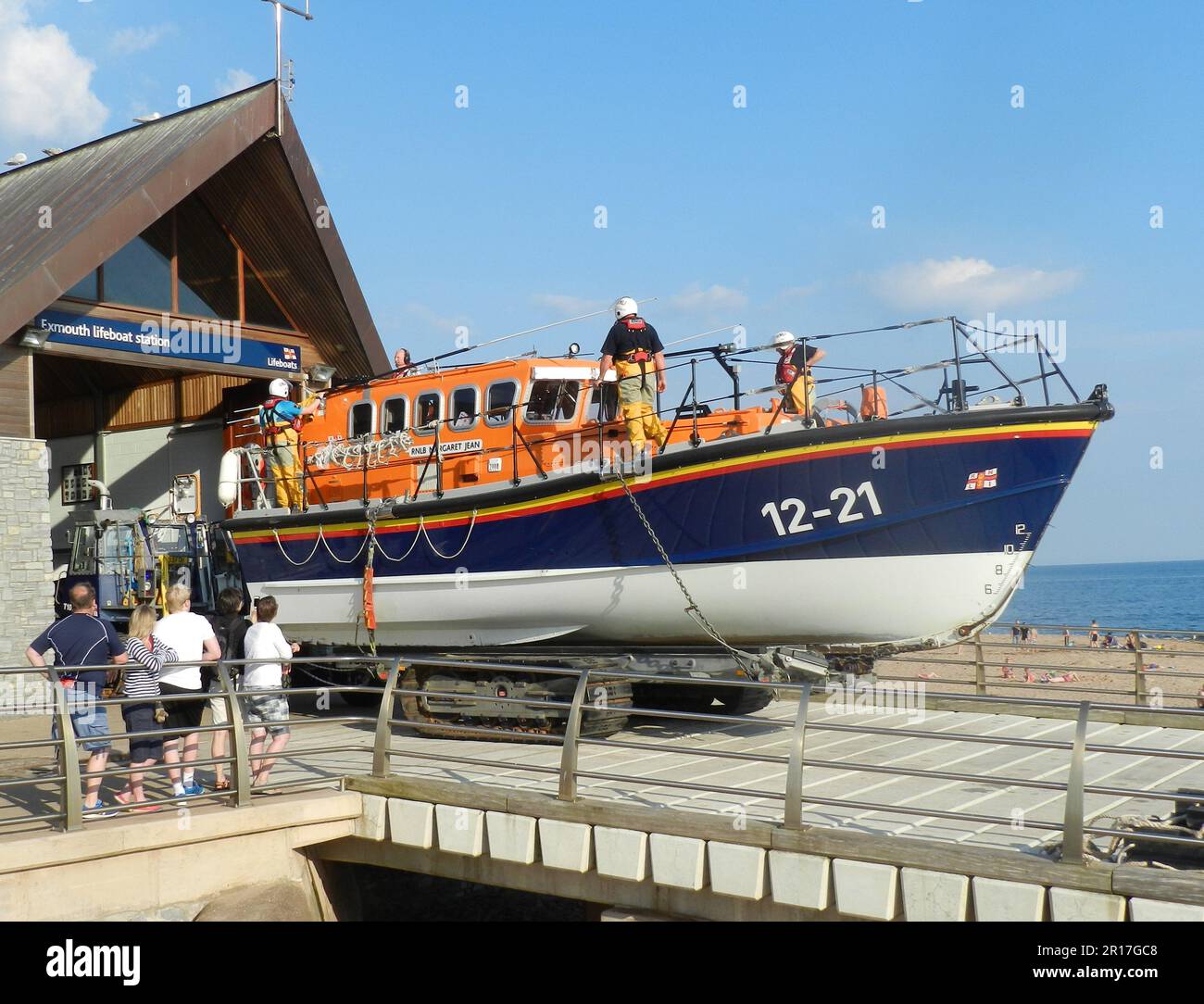 England, Devon, Exmouth: launching the lifeboat Stock Photo - Alamy