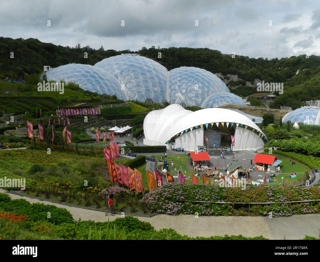 England, Cornwall, St. Blazey: The Eden Project - view of the geodesic ...