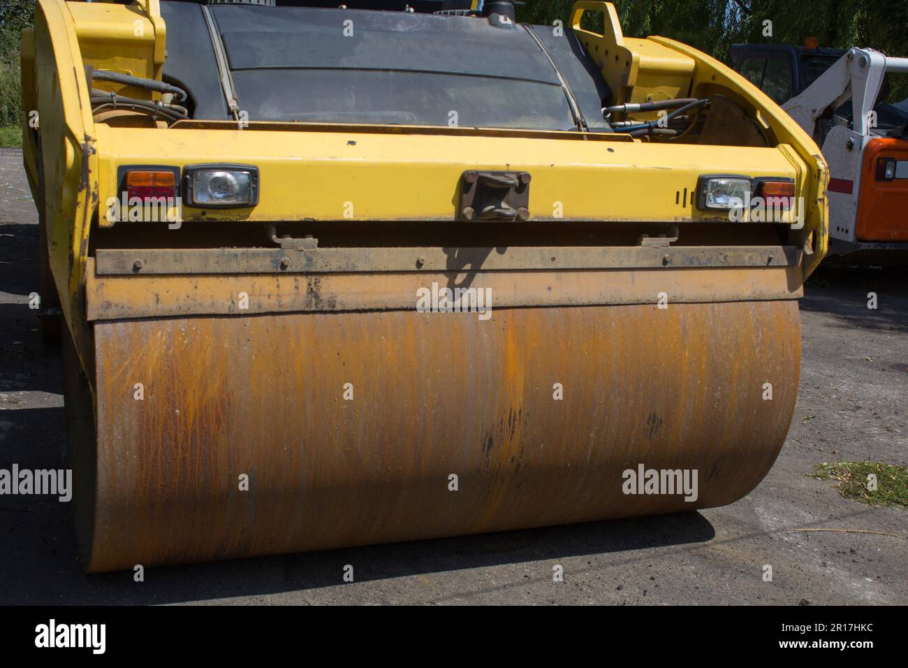 heavy road machinery front view asphalt roller Stock Photo - Alamy