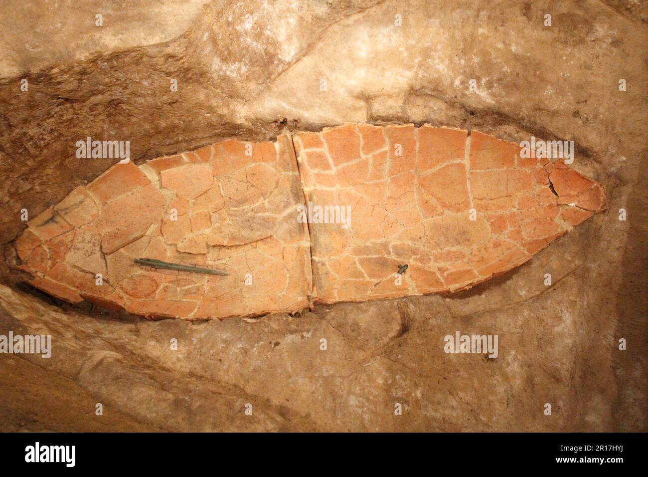 Indoor ruins hi-res stock photography and images - Alamy