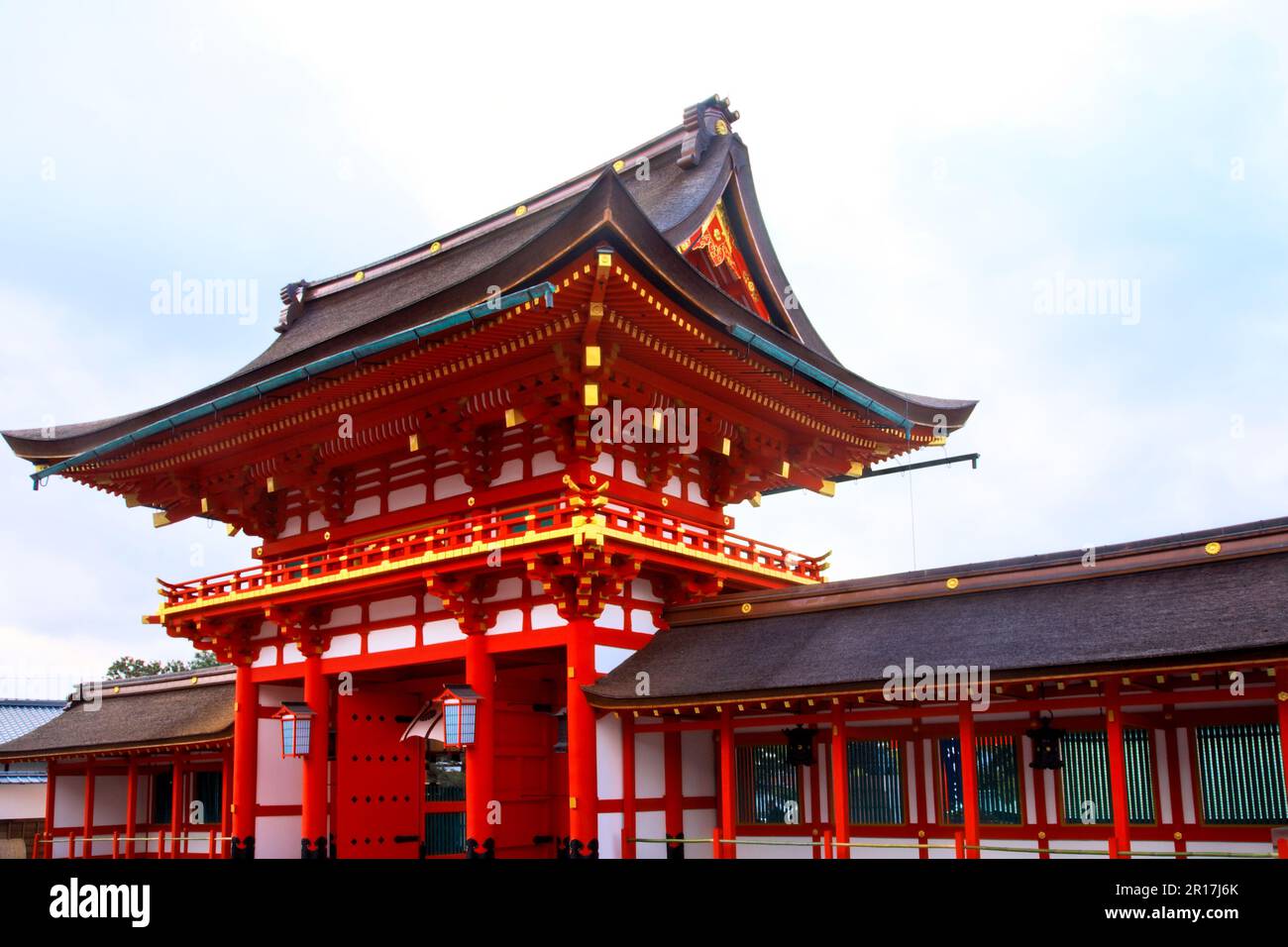 The main gate of Fushimi Inari-Taisha Stock Photo - Alamy