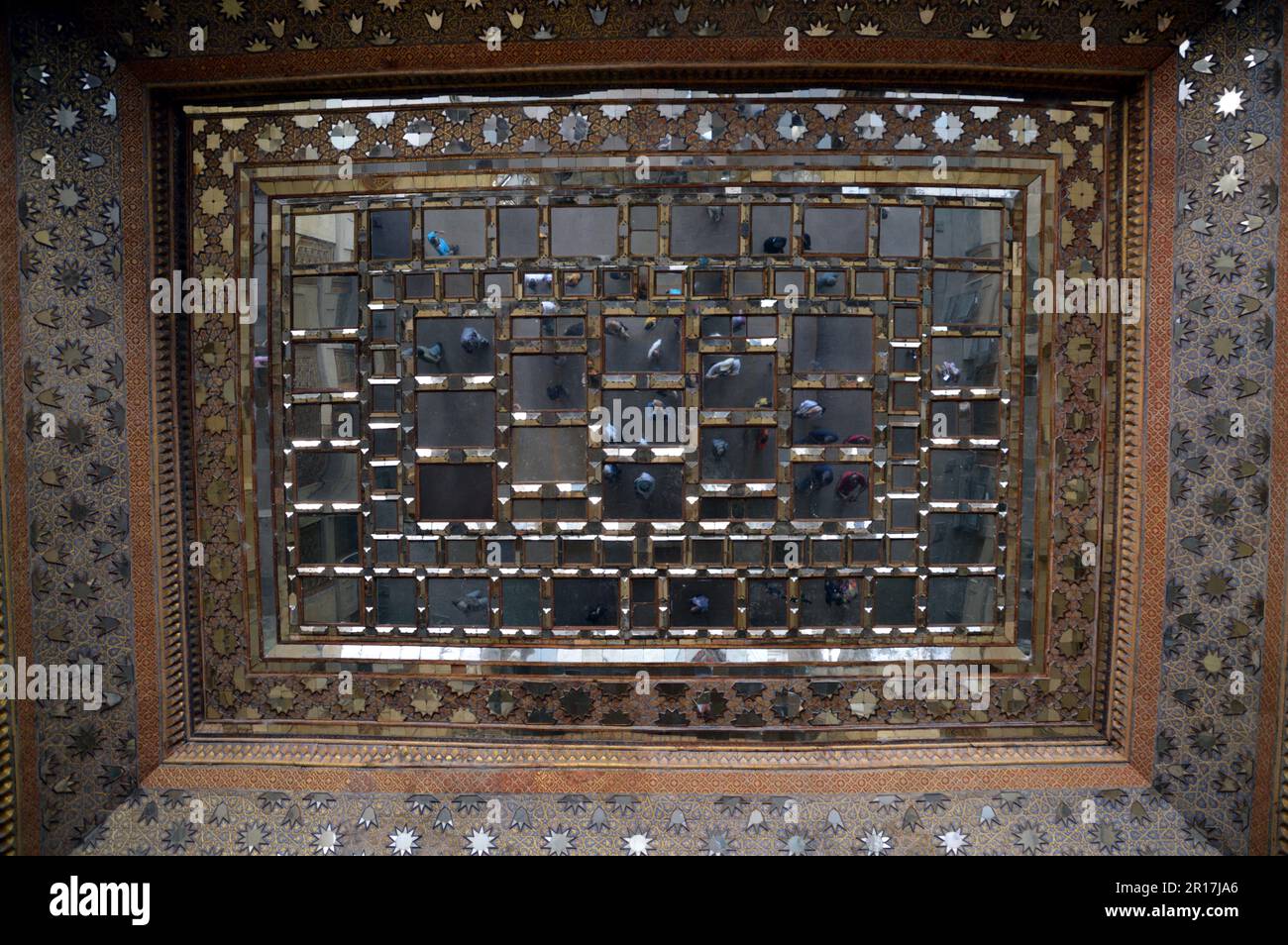 Iran, Isfahan: Kakh-e Chehel Sotun (Chehel Sotun Palace = 40 Pillars ...