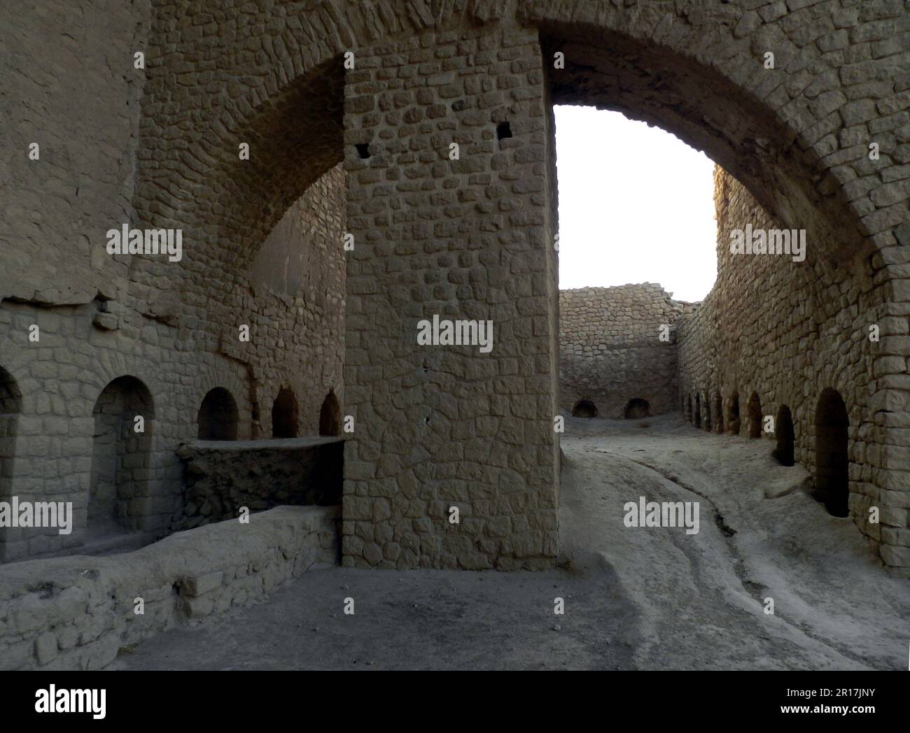 Iran, Firuz Abad: Dezh-e Ardashir Papakan (Palace of Ardashir Papakan ...