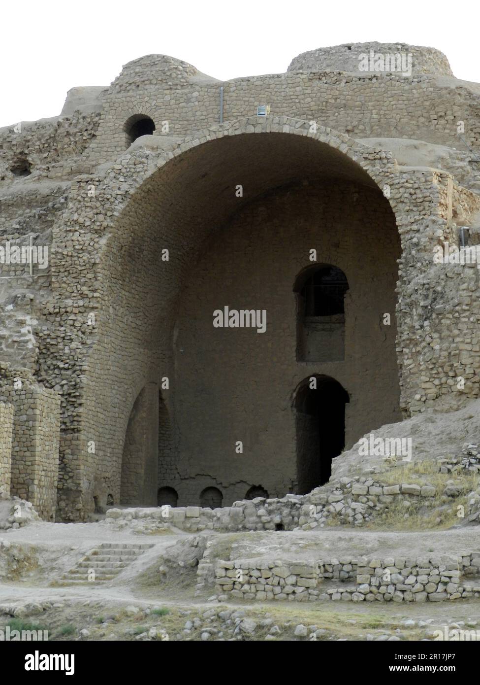 Iran, Firuz Abad: Dezh-e Ardashir Papakan (Palace of Ardashir Papakan ...