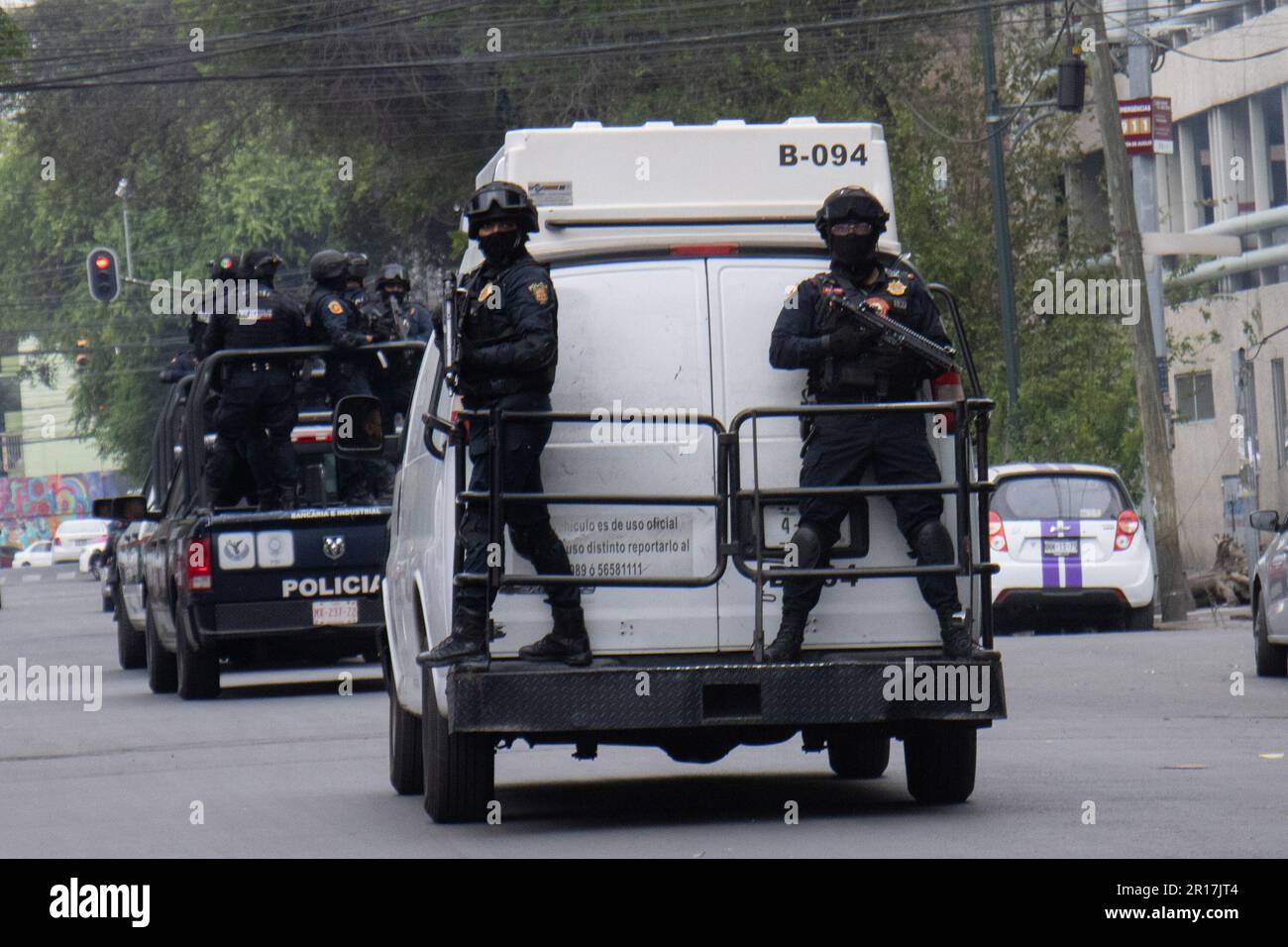 Mexico City, Mexico. Elements of the Mexico City police guarantee ...