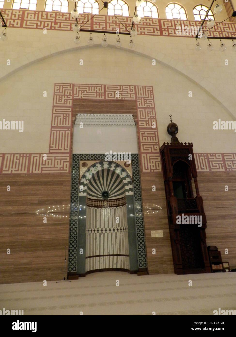 Bahrain, Manama: Al Fateh Grand Mosque, the largest in the country ...